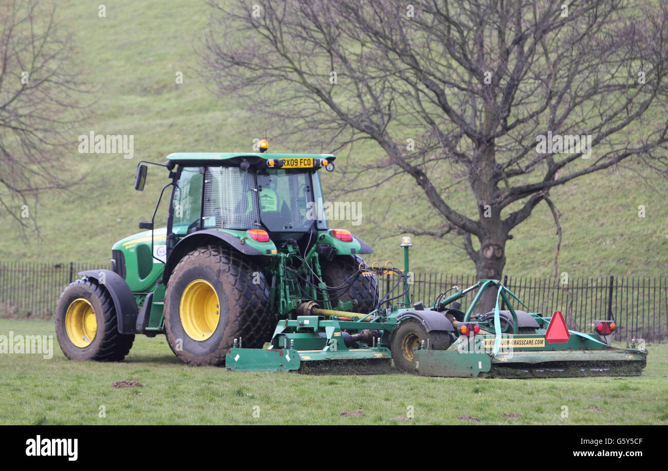 Tractor cutting grass hi-res stock photography and images - Alamy