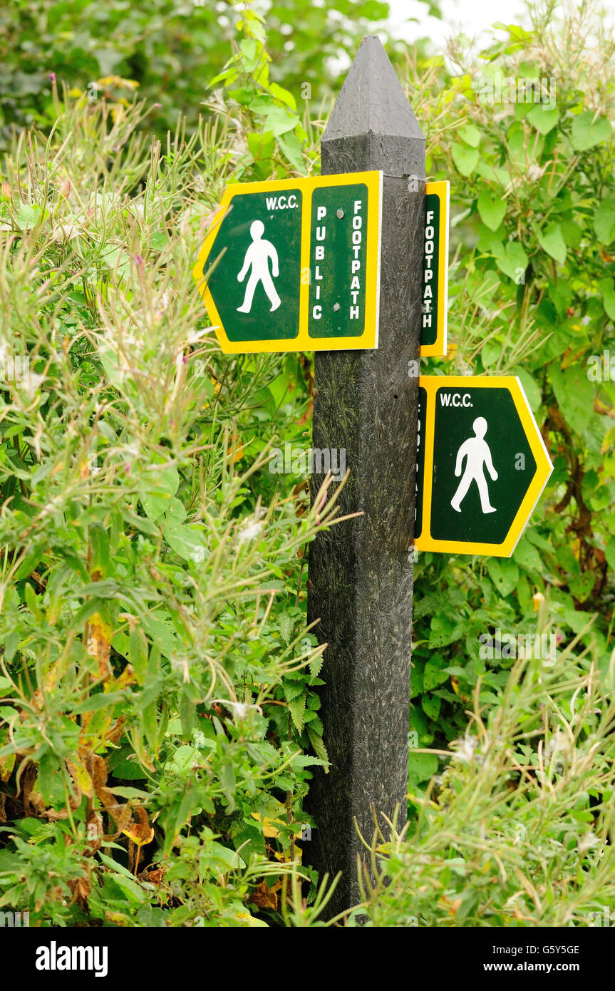 Public footpath blocked hi-res stock photography and images - Alamy