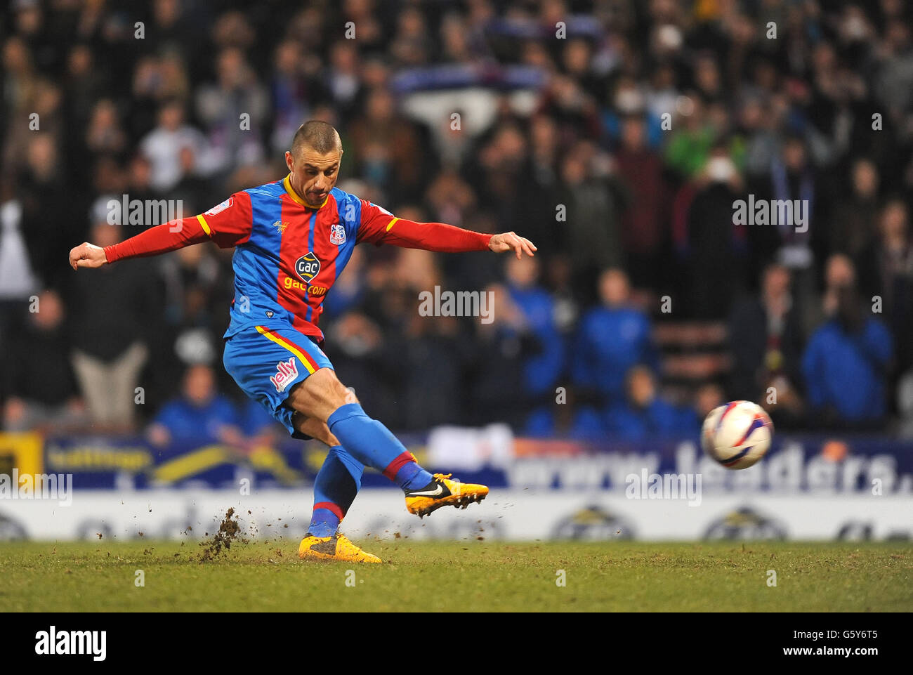 Crystal Palace's Kevin Phillips scores his side's first goal from the ...