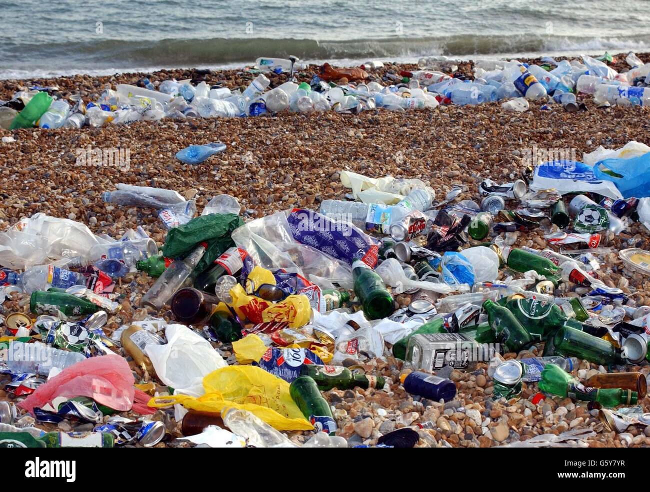Beach Boutique - Rubbish on beach Stock Photo - Alamy