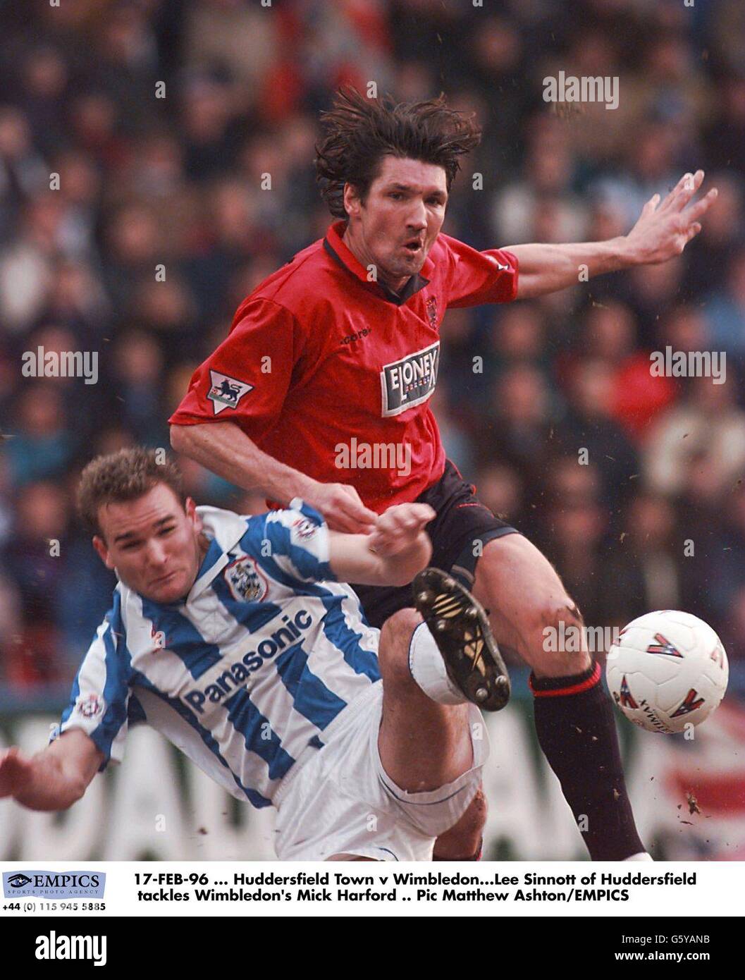 Lee sinnott huddersfield hi-res stock photography and images - Alamy