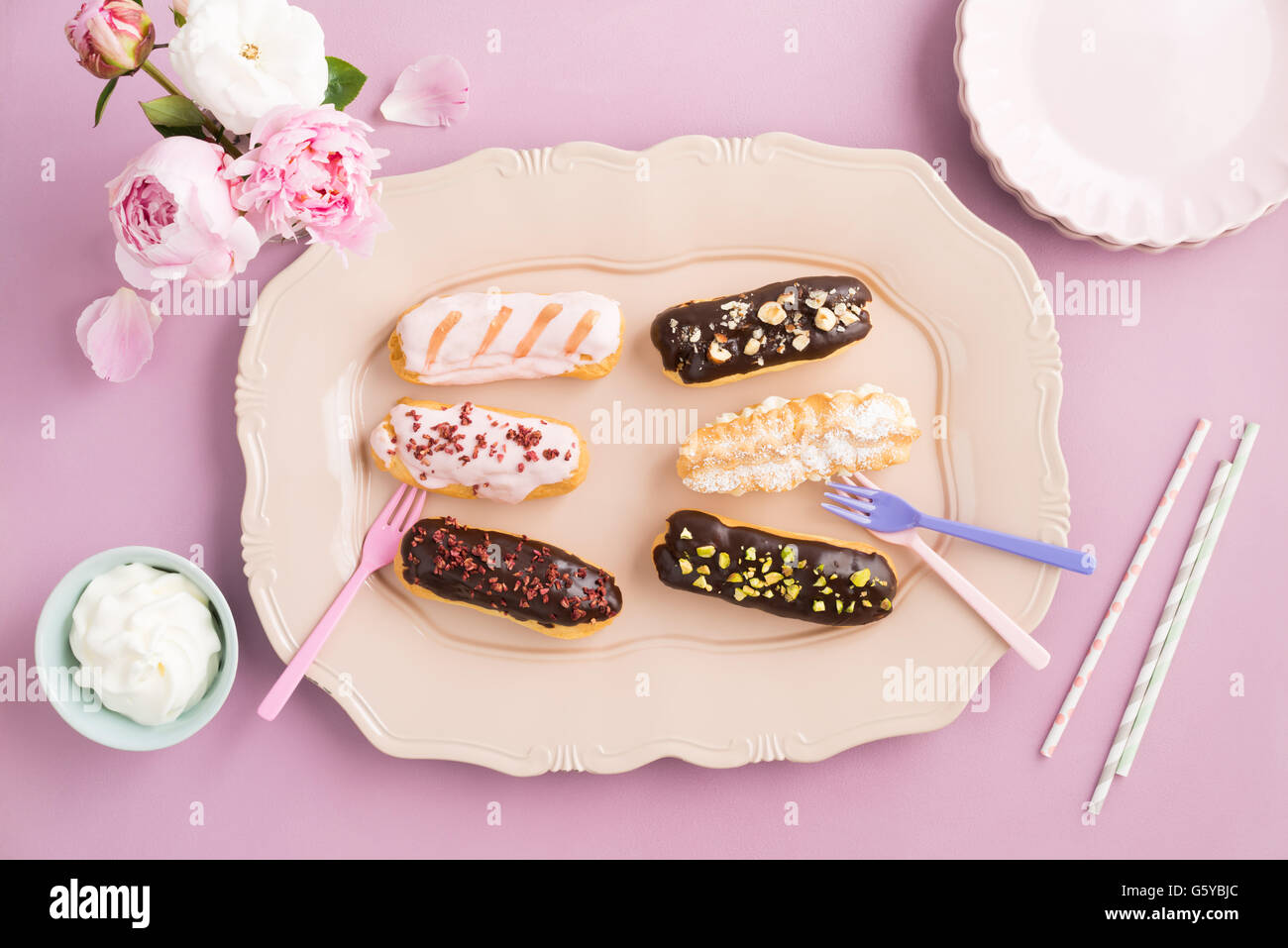 Pink eclairs hi-res stock photography and images - Alamy
