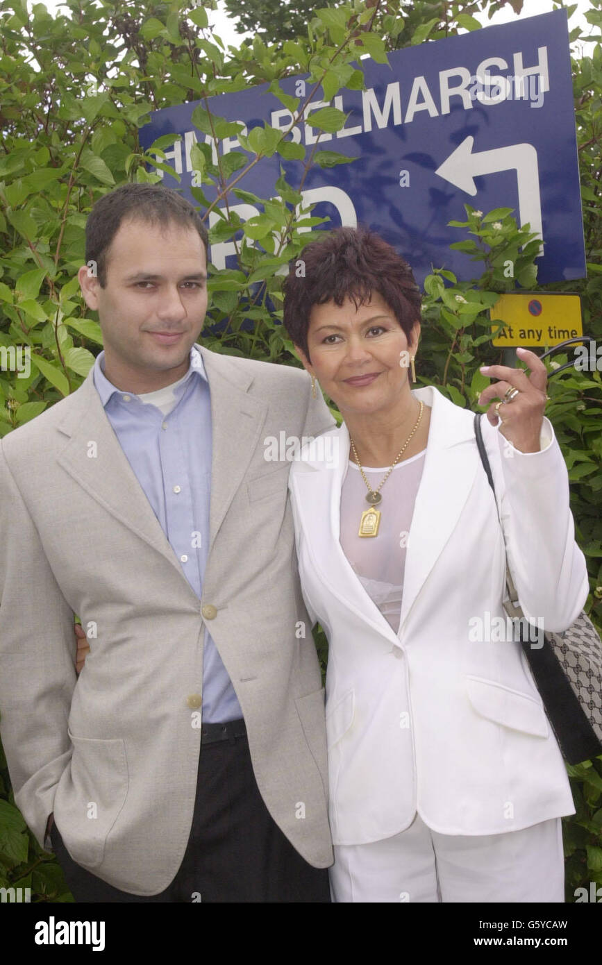 Raimunda with her son michael biggs at belmarsh prison hi-res stock ...