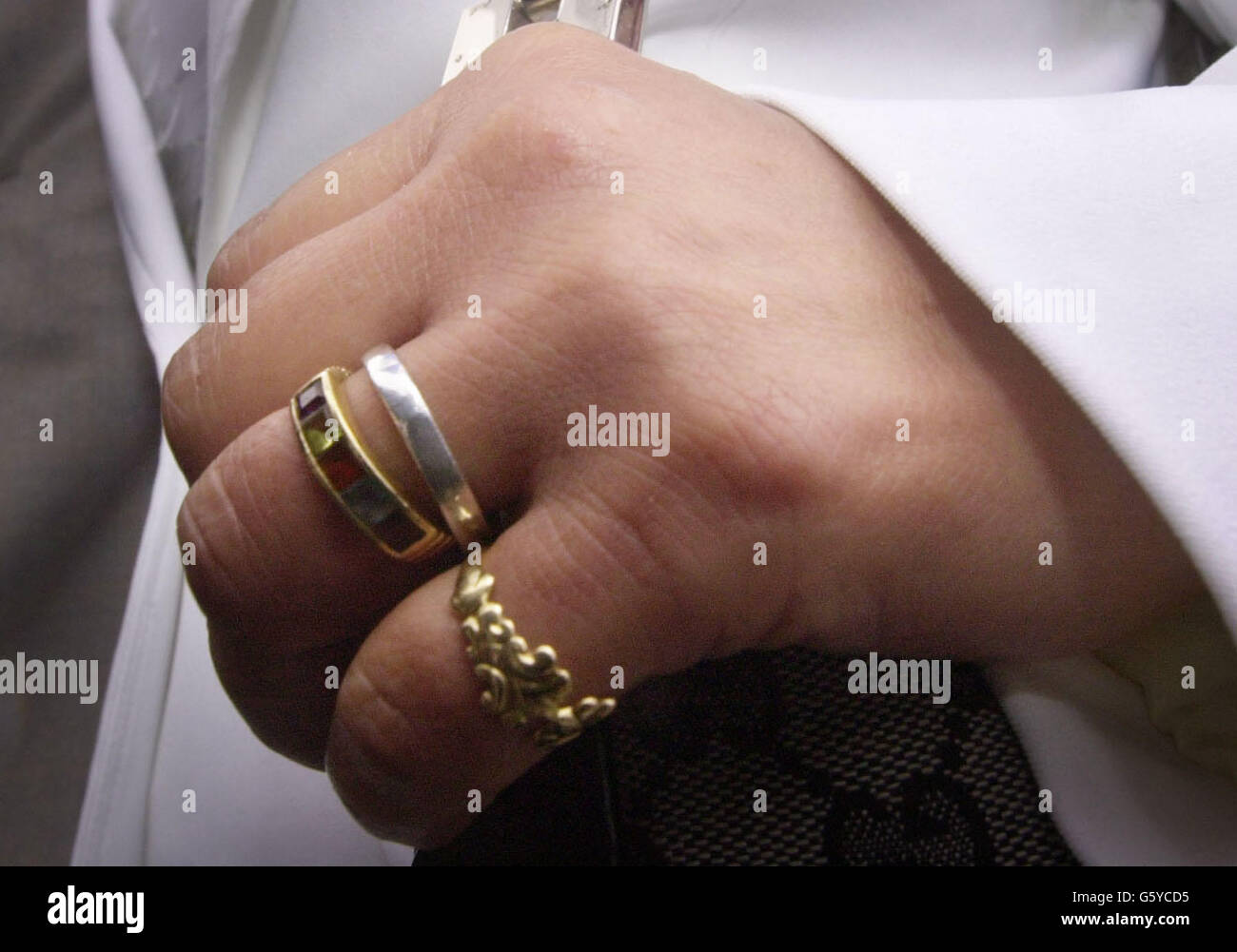Raimunda rothen shows off her wedding ring at belmarsh prison hi-res ...