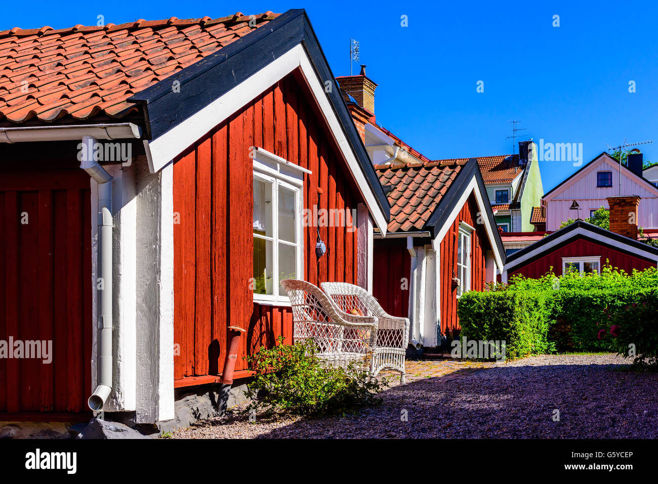 Traditional swedish red cottage white hi-res stock photography and ...