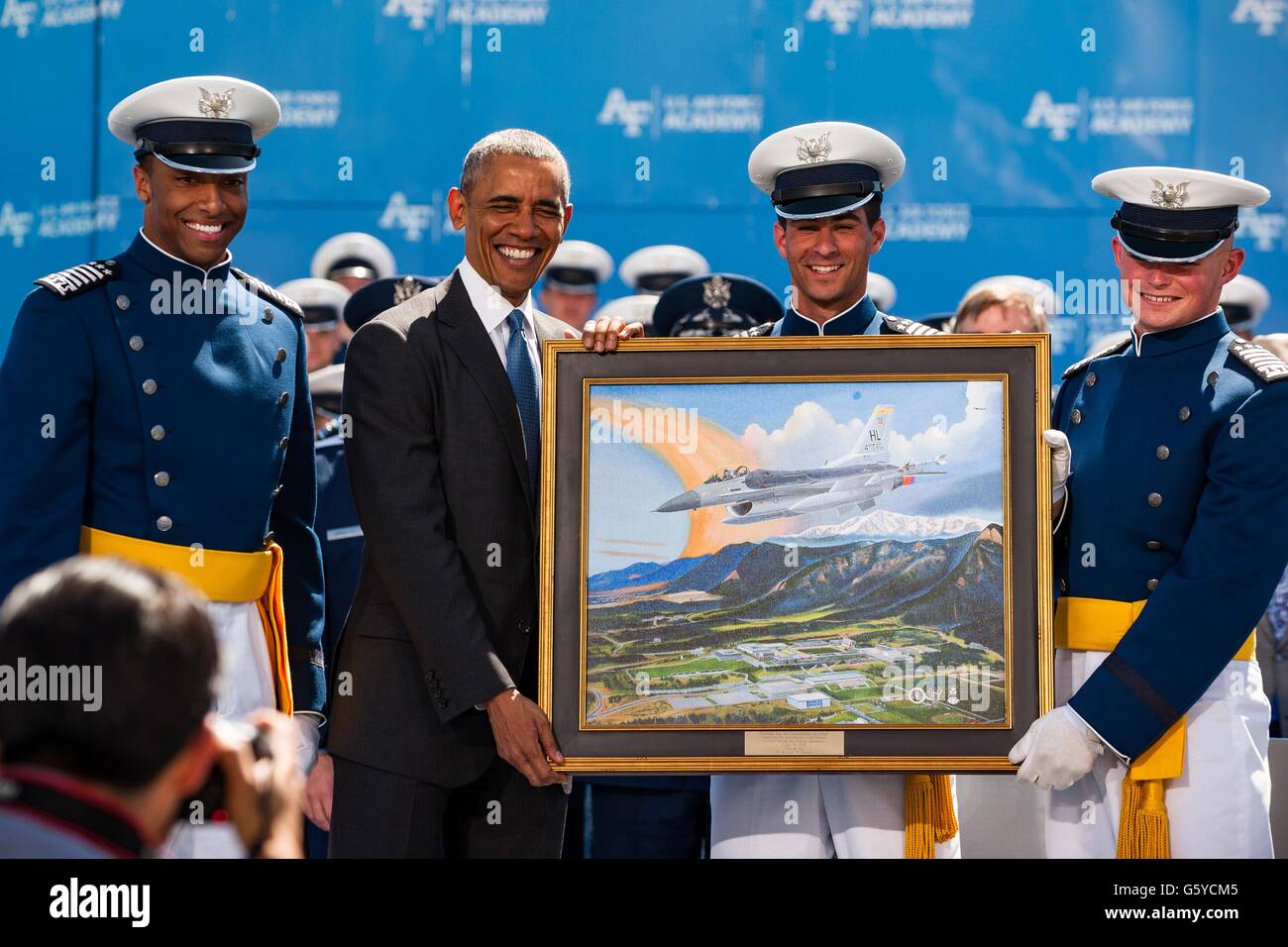 George and falcon hi-res stock photography and images - Alamy