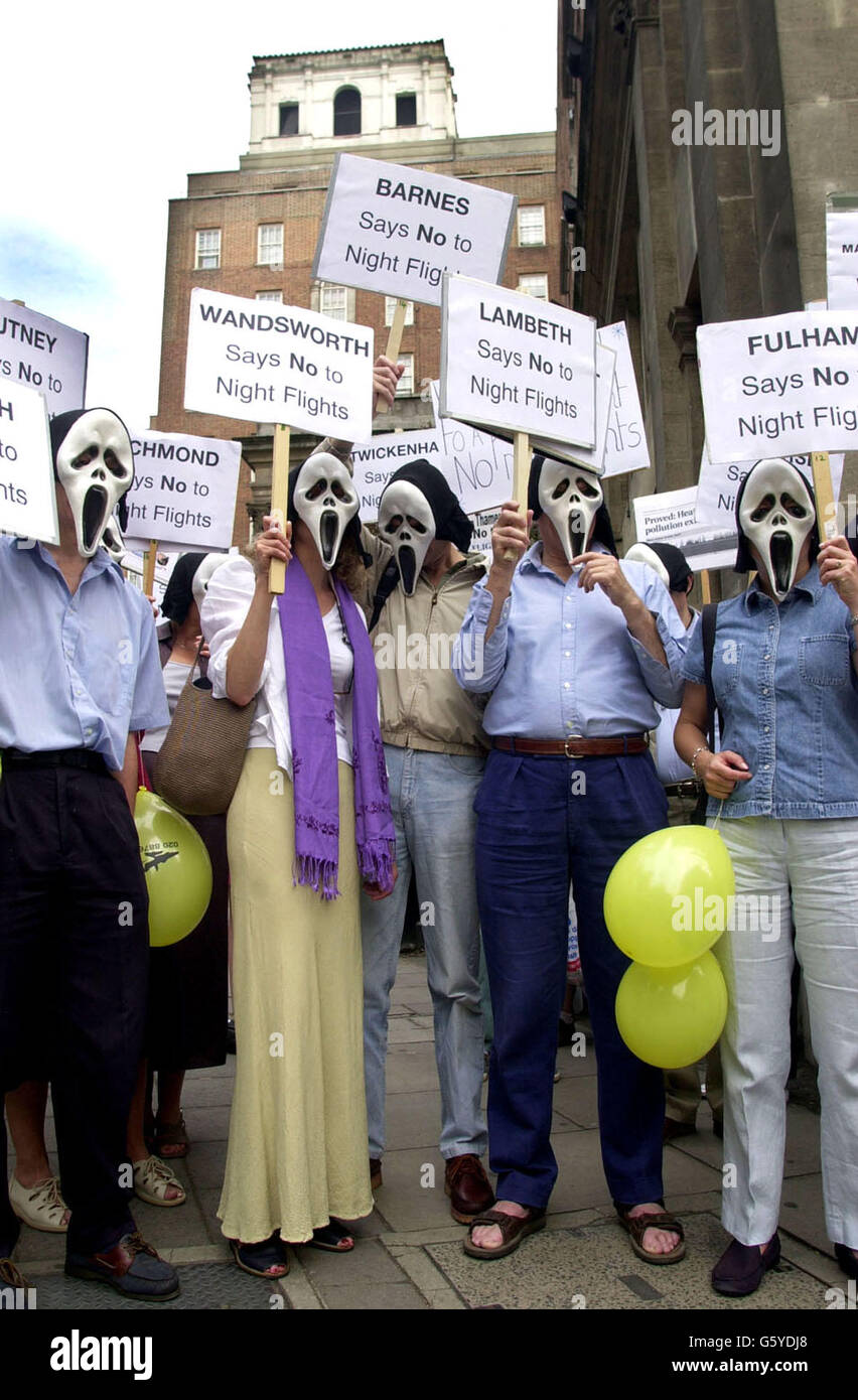 Heathrow flight paths hi-res stock photography and images - Alamy