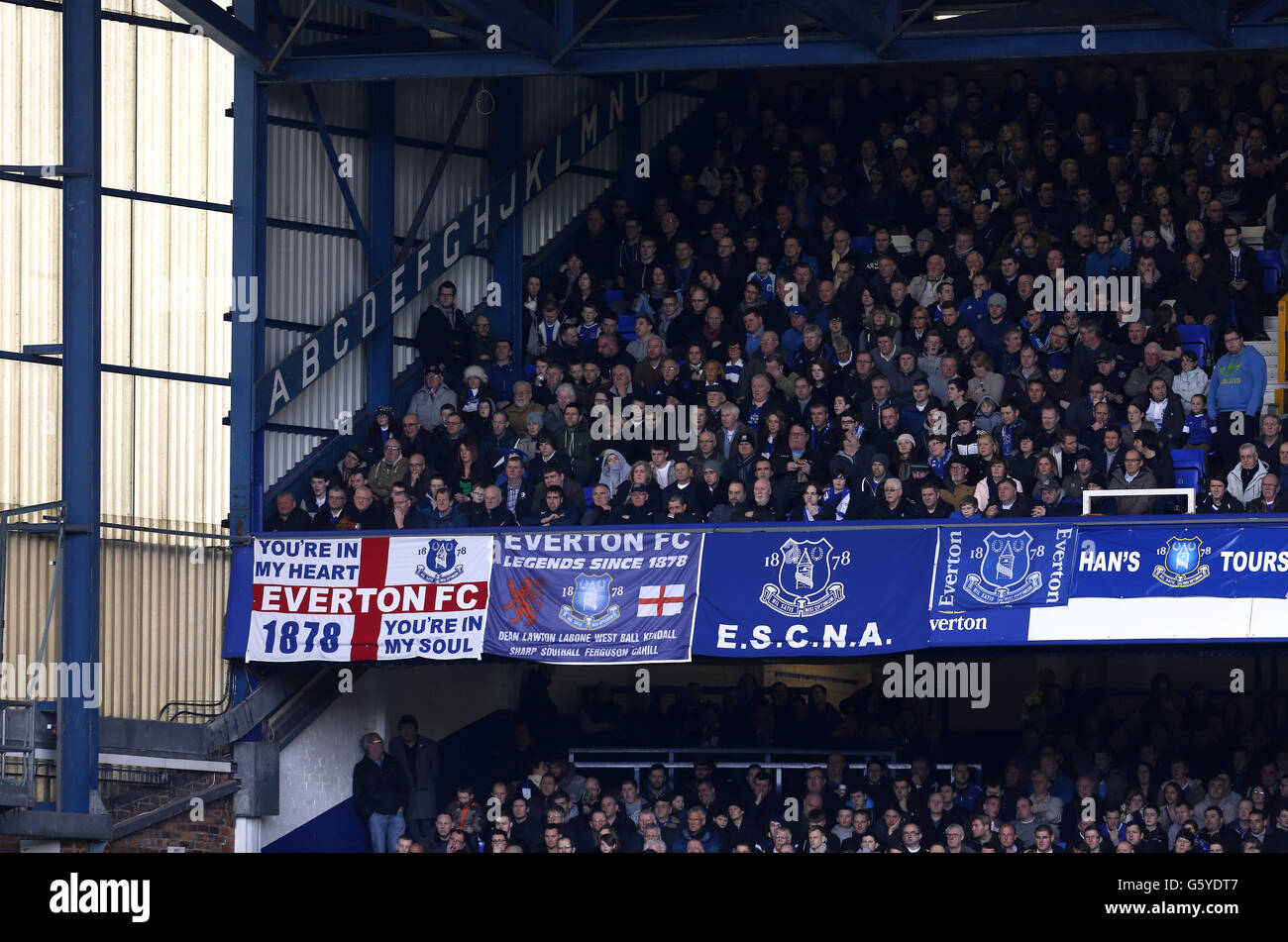 Everton fans in the stand hi-res stock photography and images - Alamy