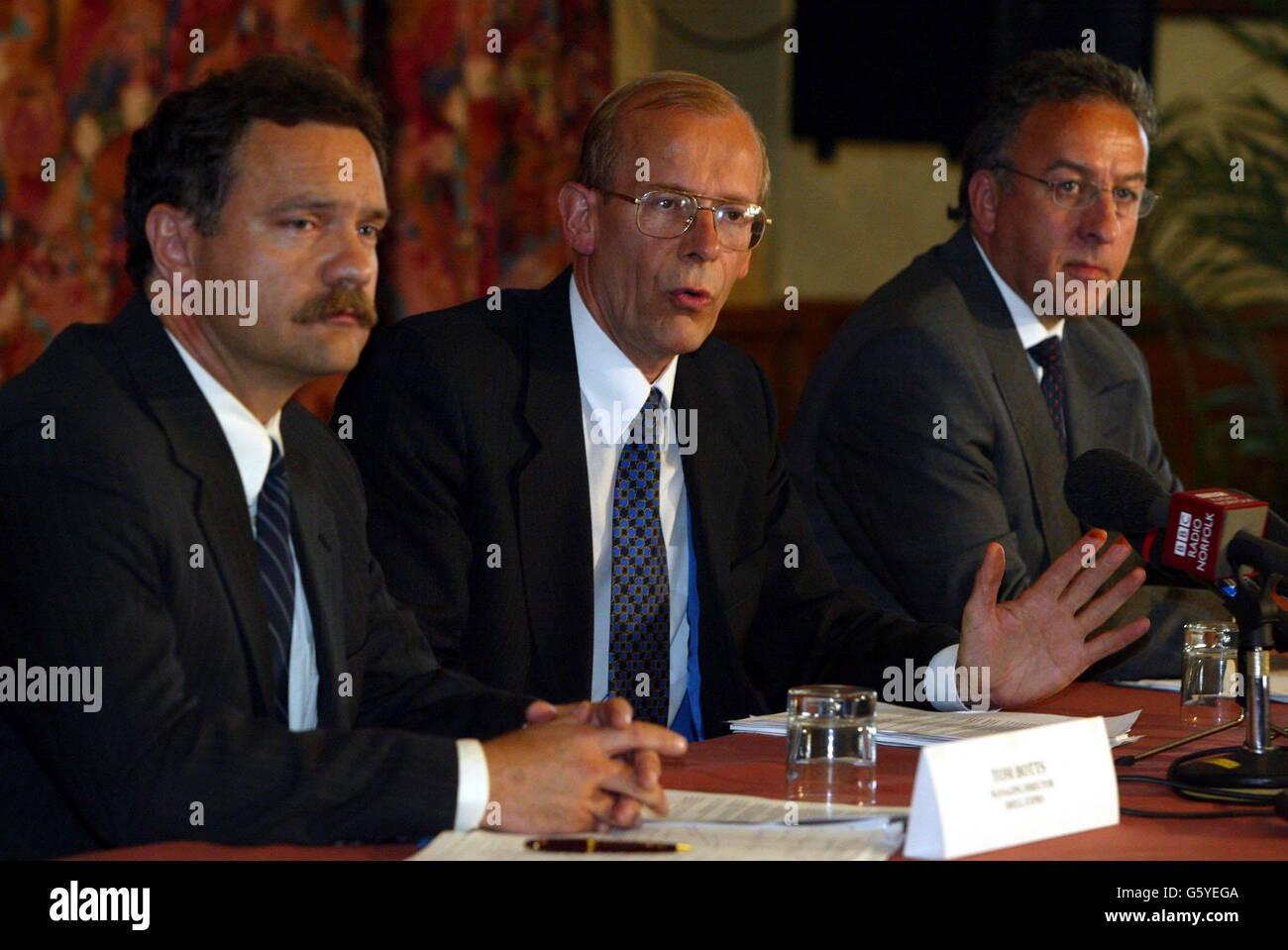Shell uk north sea rig hi-res stock photography and images - Alamy