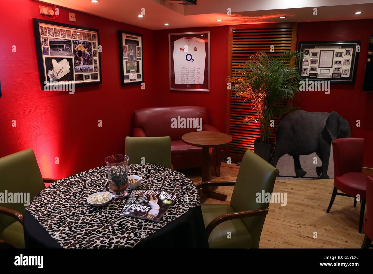 Rugby Union - Opening of the Sevens Bar - Marriott Hotel Stock Photo ...