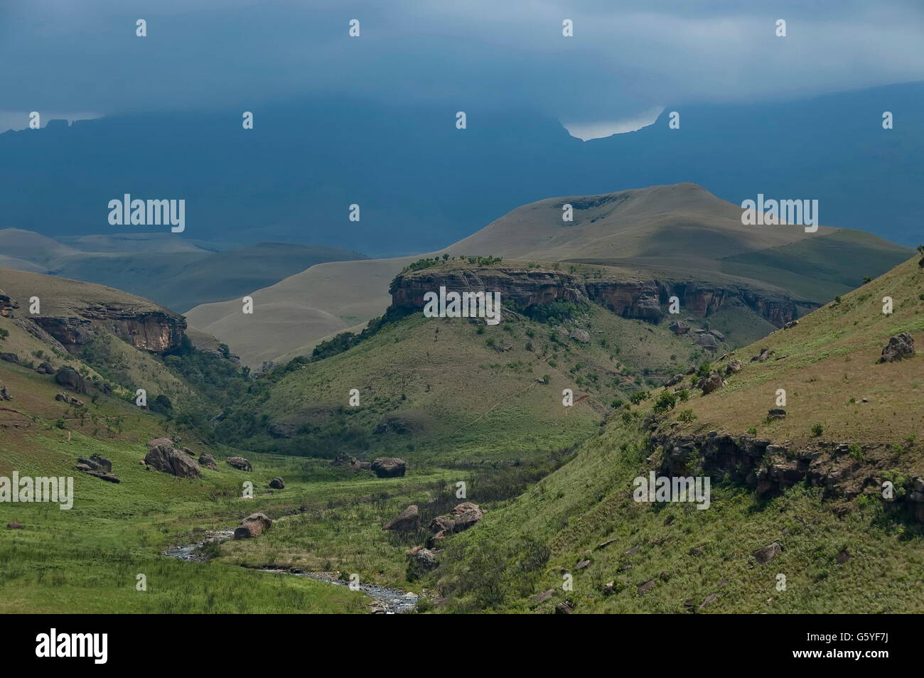 The Bushmans River in Giants Castle KwaZulu-Natal nature reserve ...