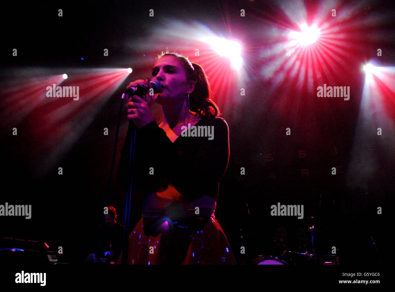 Jessie Ware in Concert - London Stock Photo - Alamy