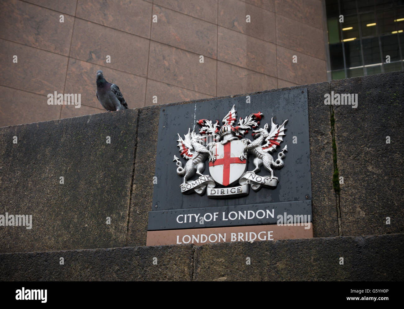 Coat arms sign hi-res stock photography and images - Alamy