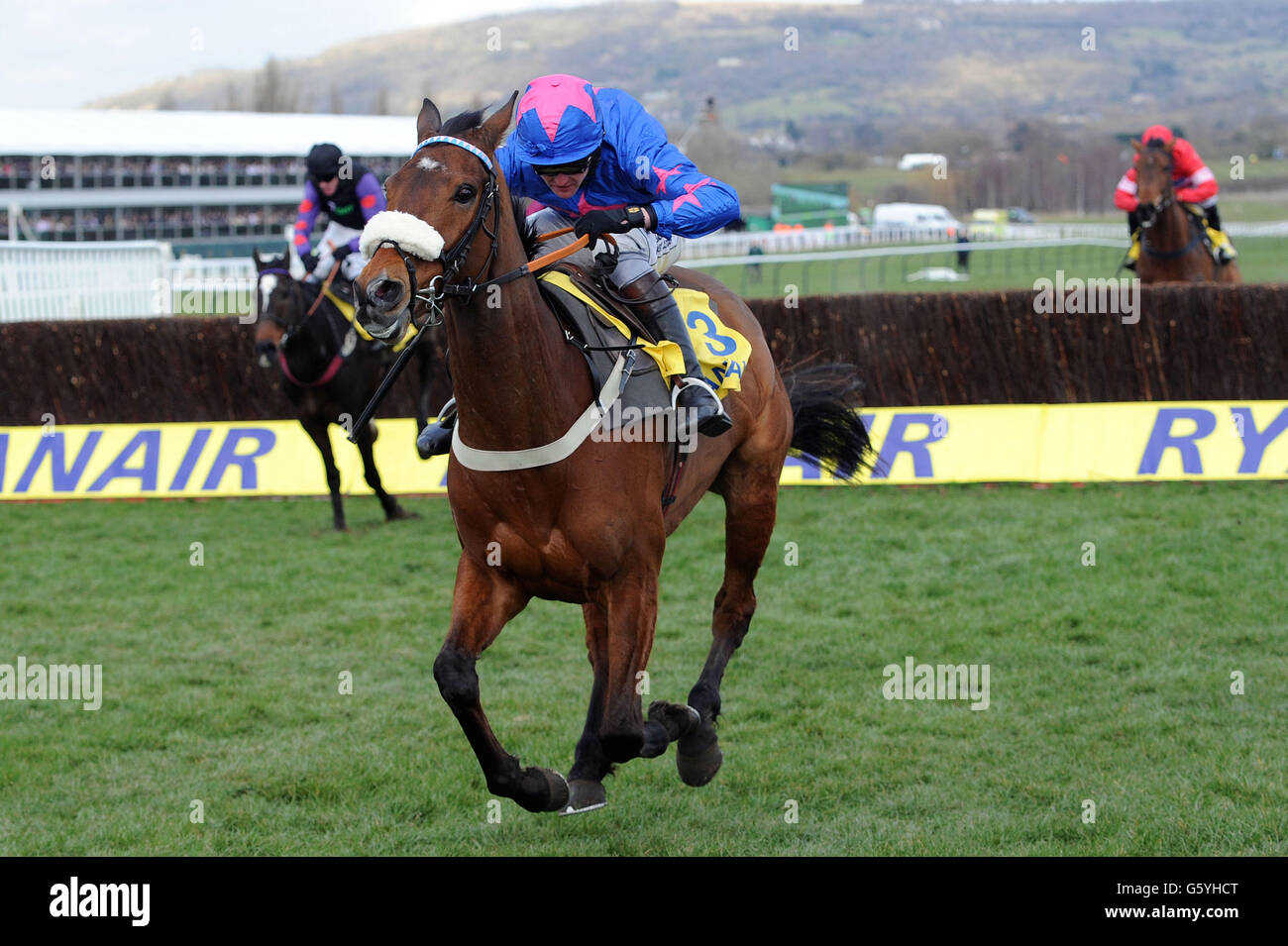 Cue card ryanair hi-res stock photography and images - Alamy