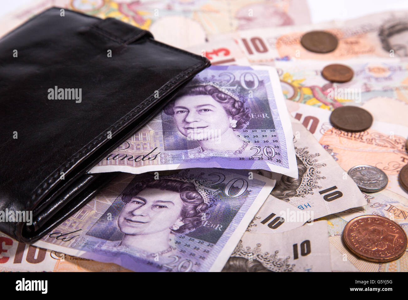 Wallet pound coins hi-res stock photography and images - Alamy