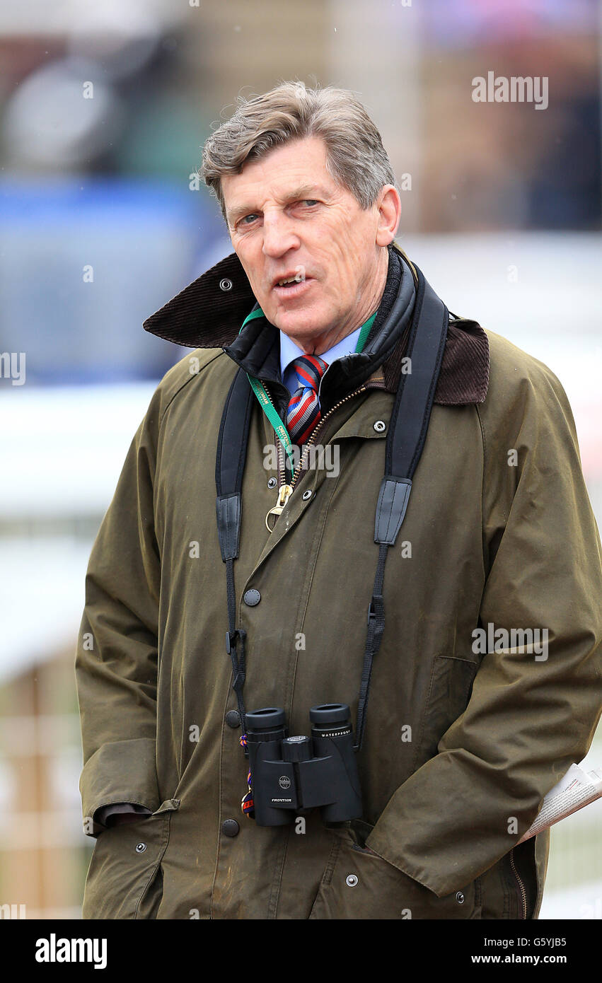 Former jockey brough scott hi-res stock photography and images - Alamy