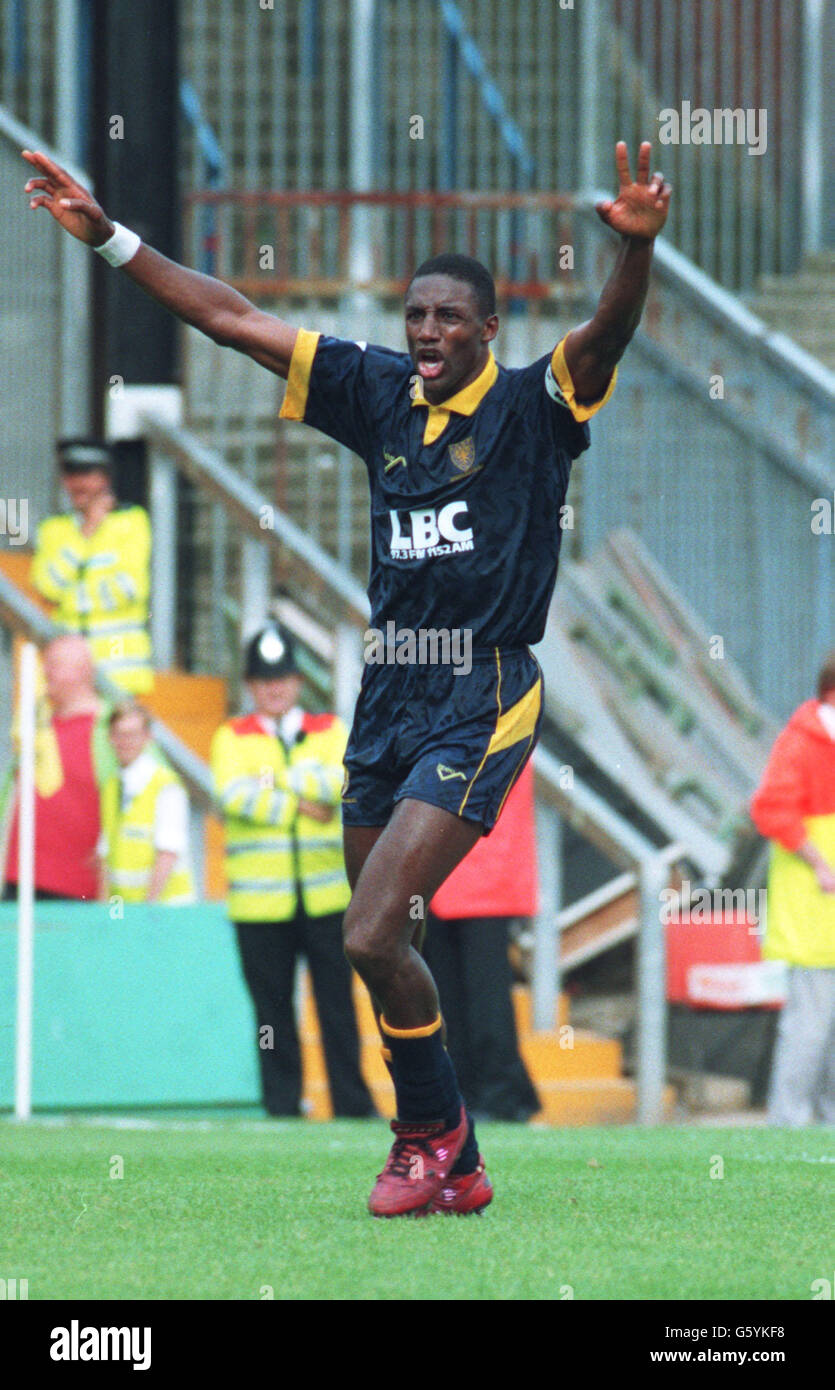 John fashanu aston villa hi-res stock photography and images - Alamy