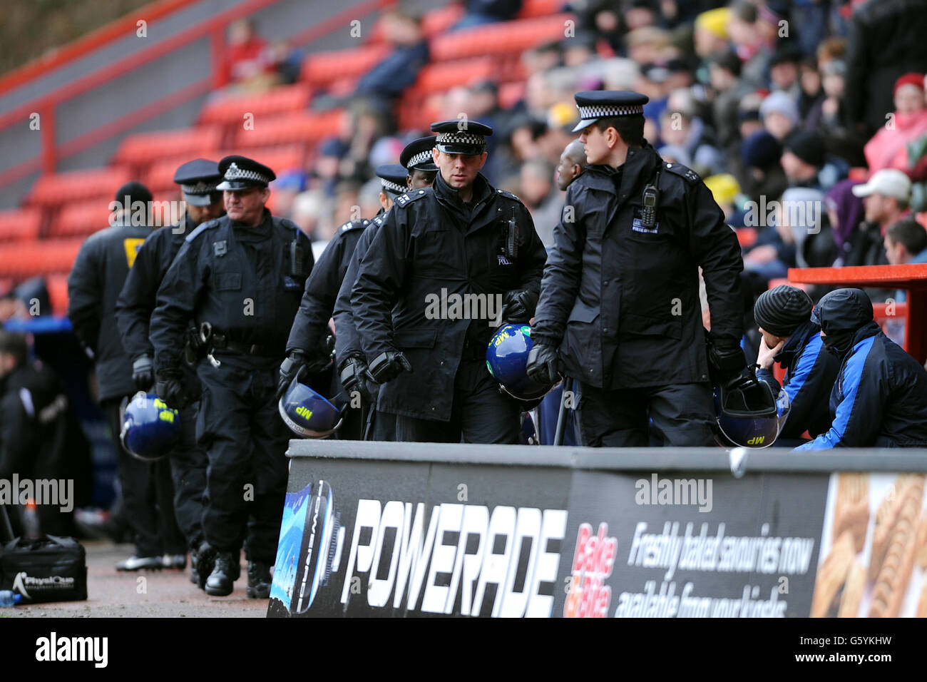 Riot police make way through ground hi-res stock photography and images ...