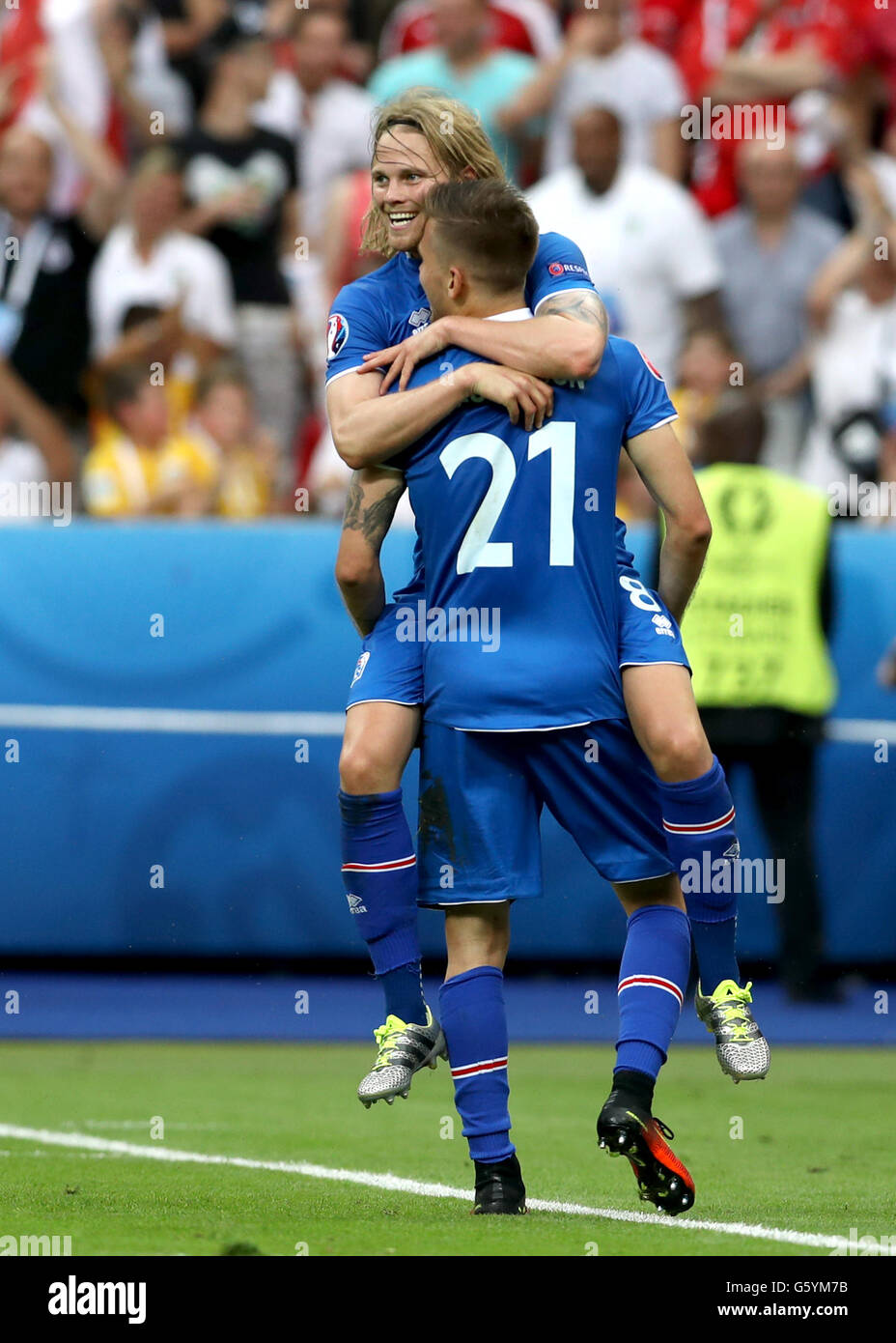 Iceland's Birkir Bjarnason and Arnor Ingvi Traustason (21) celebrate ...