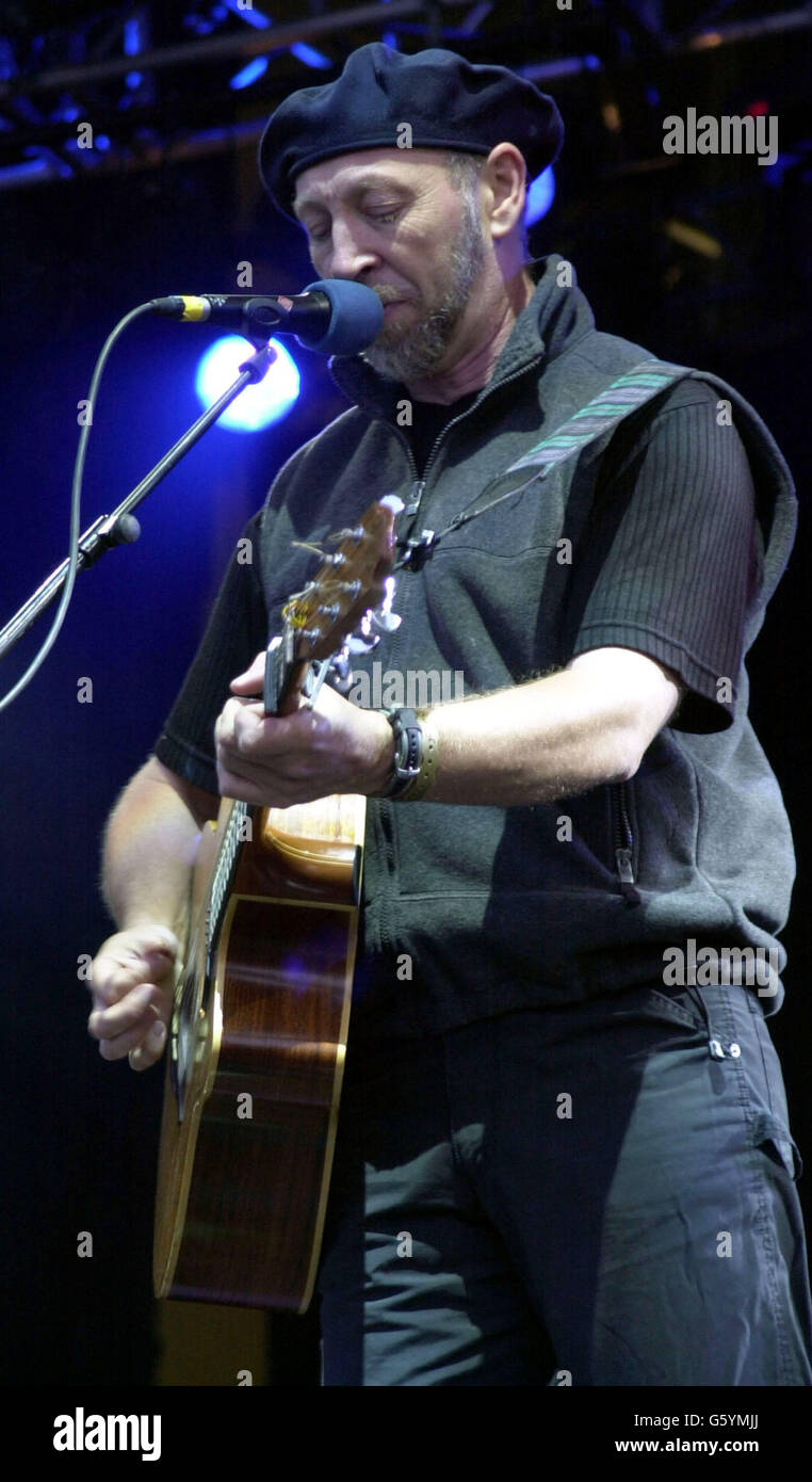 Richard thompson folk singer hi-res stock photography and images - Alamy