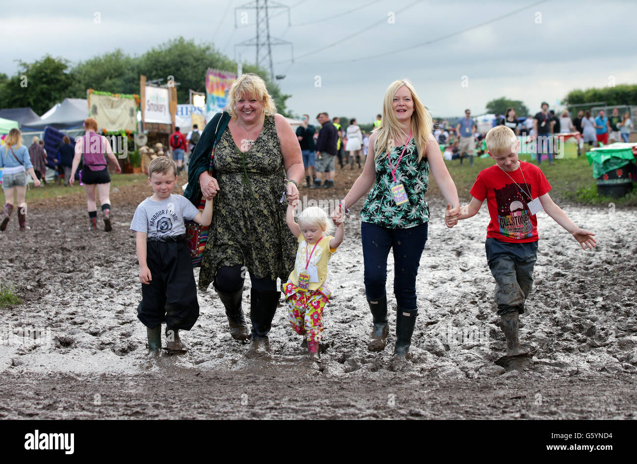 Grandmother Debbie Eades (second left) with Daughter Sarah (second ...