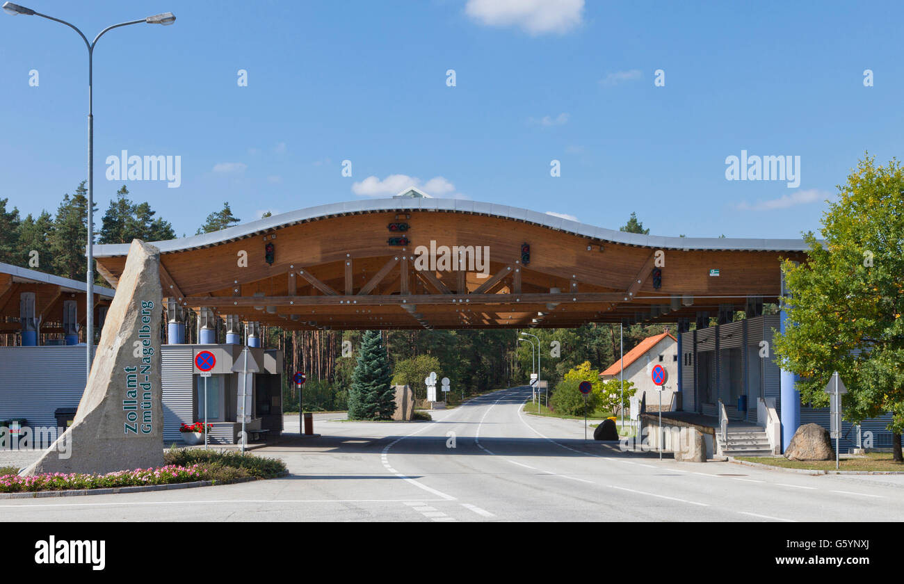 Border crossing to the Czech Republic and customs office in Gmuend ...