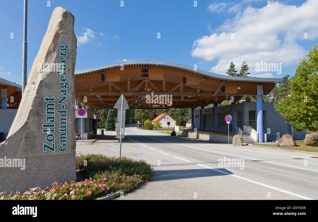 Border crossing to the Czech Republic and customs office in Gmuend ...