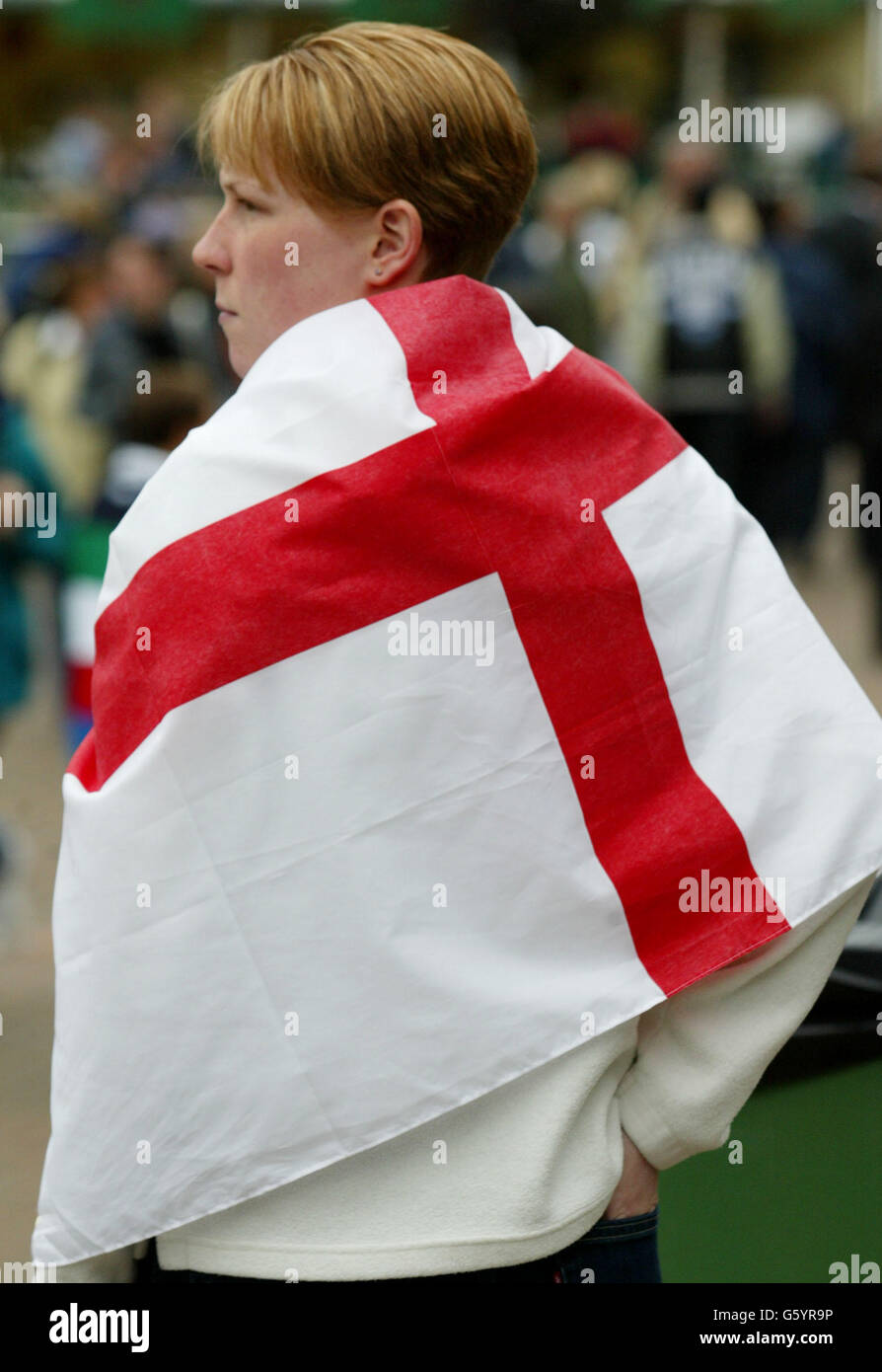 Wimbledon england flags hi-res stock photography and images - Alamy