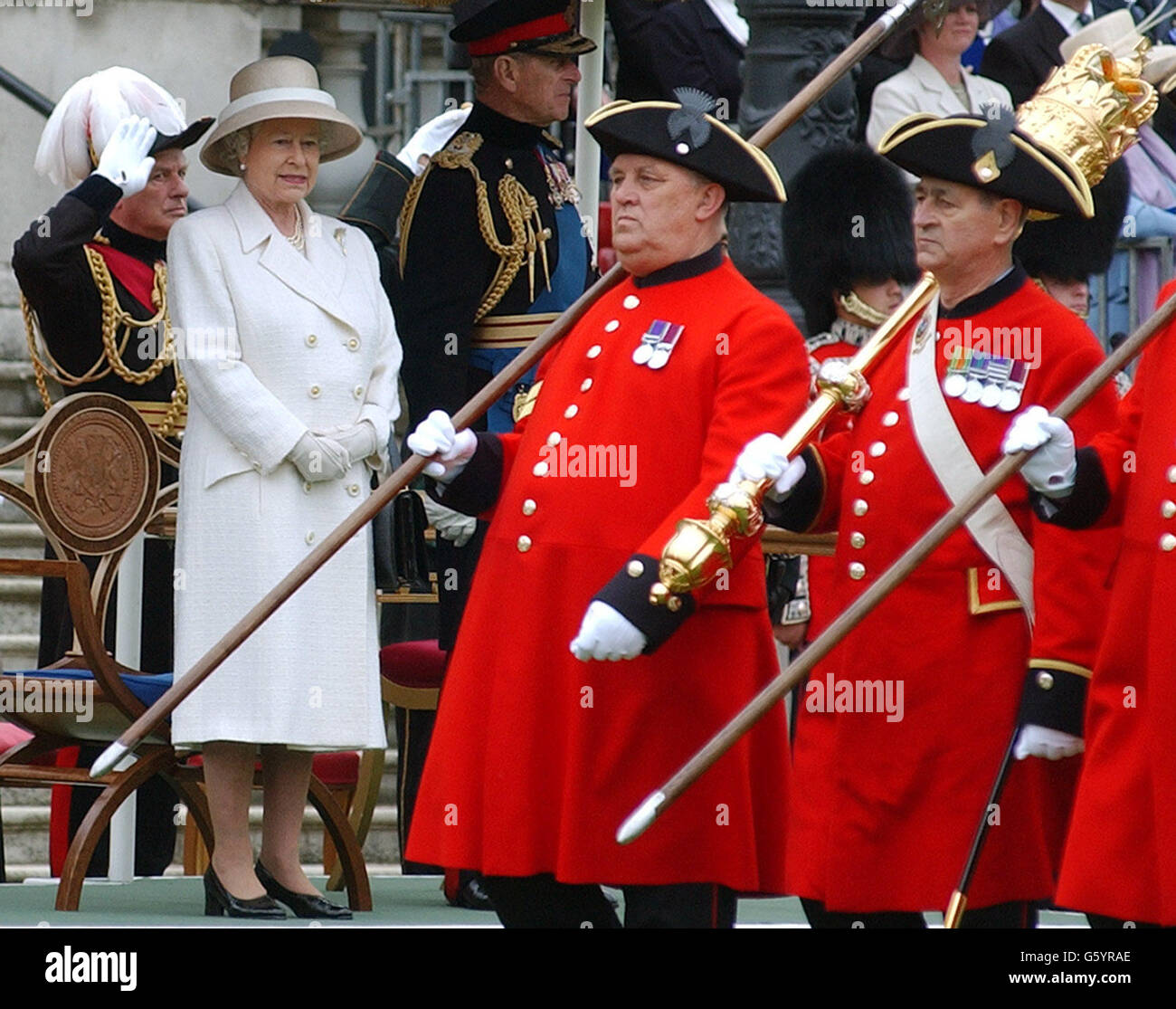 Buckingham palace parade hi-res stock photography and images - Alamy