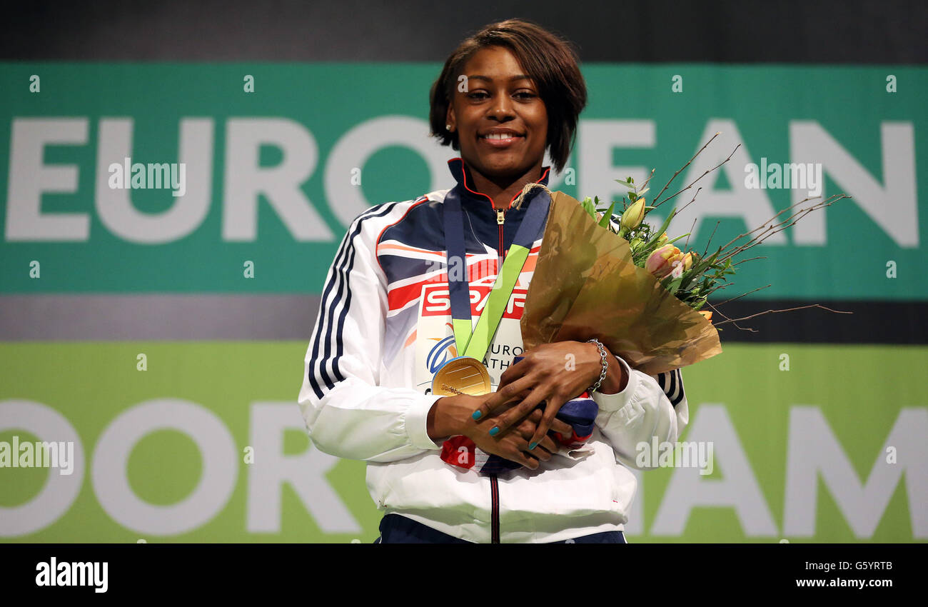 Great Britain's Perri Shakes-Drayton with their gold medal from the ...