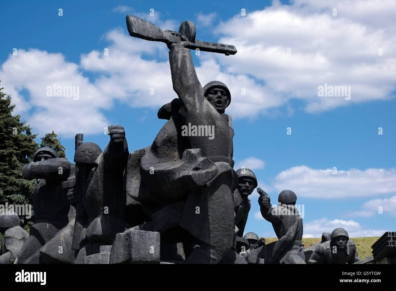 A heroic statue depicting Soviet troops crossing the Dnieper river ...