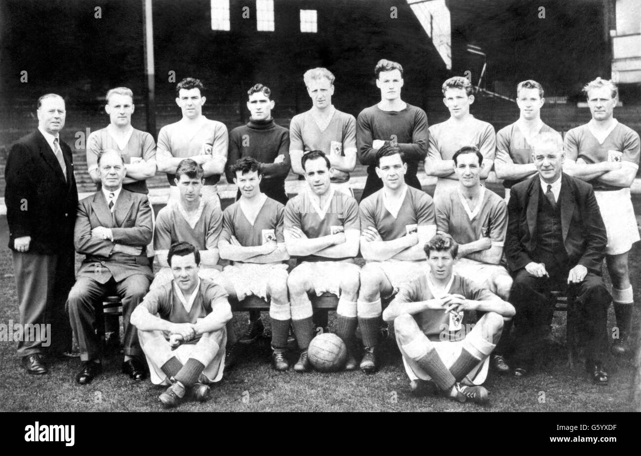 Derek hogg dave halliday manager front row morris william wright hi-res ...