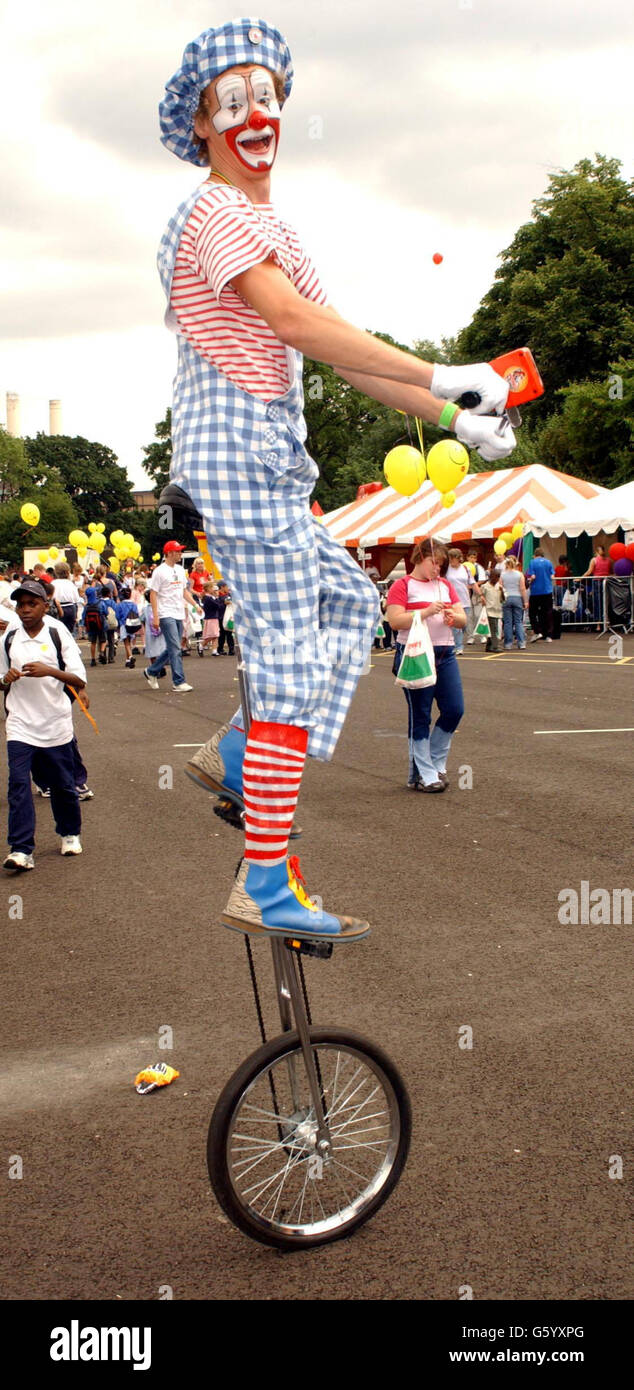 15th amazing great childrens party hi-res stock photography and images ...