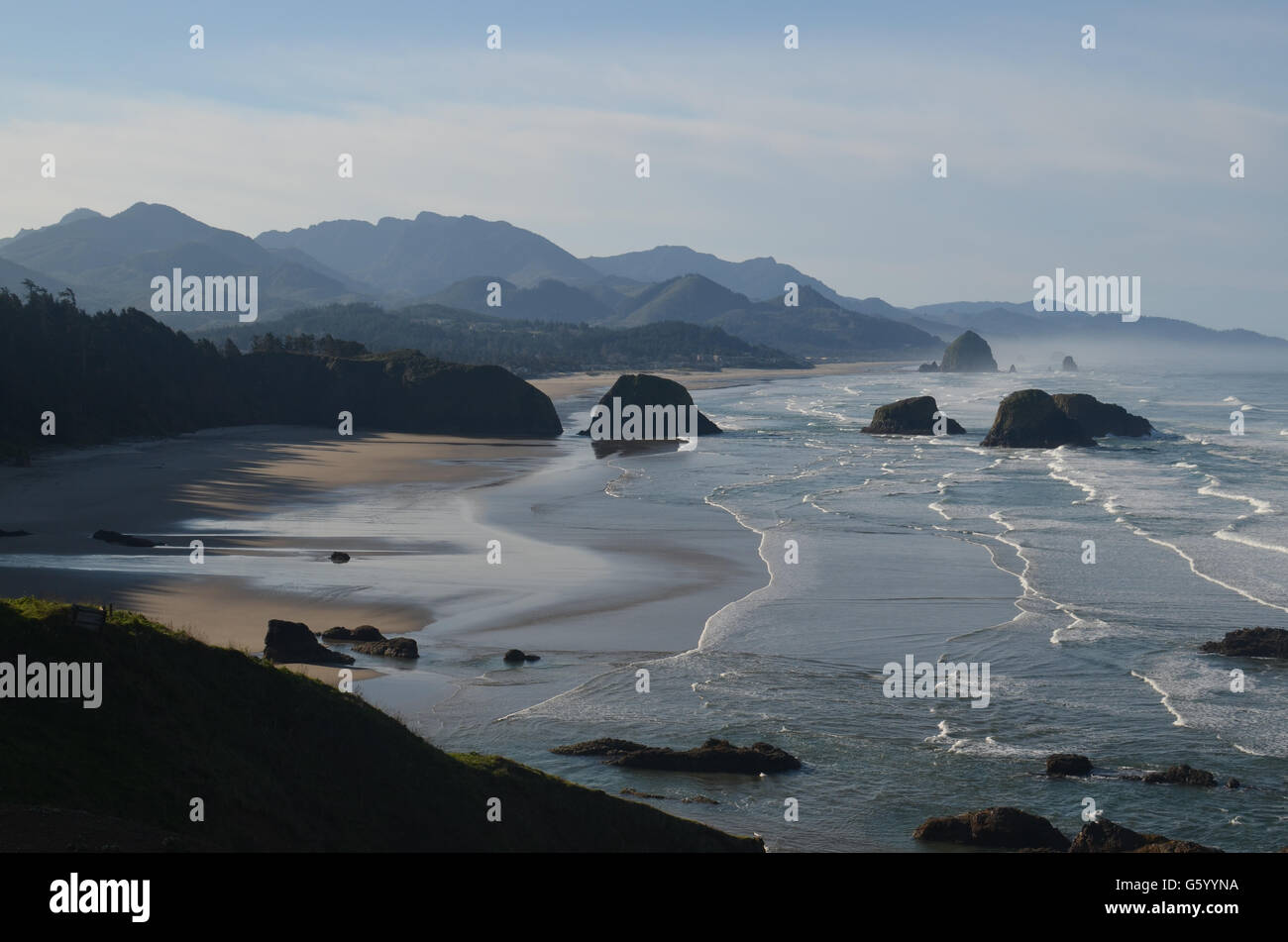 Coastal mountains oregon hi-res stock photography and images - Alamy