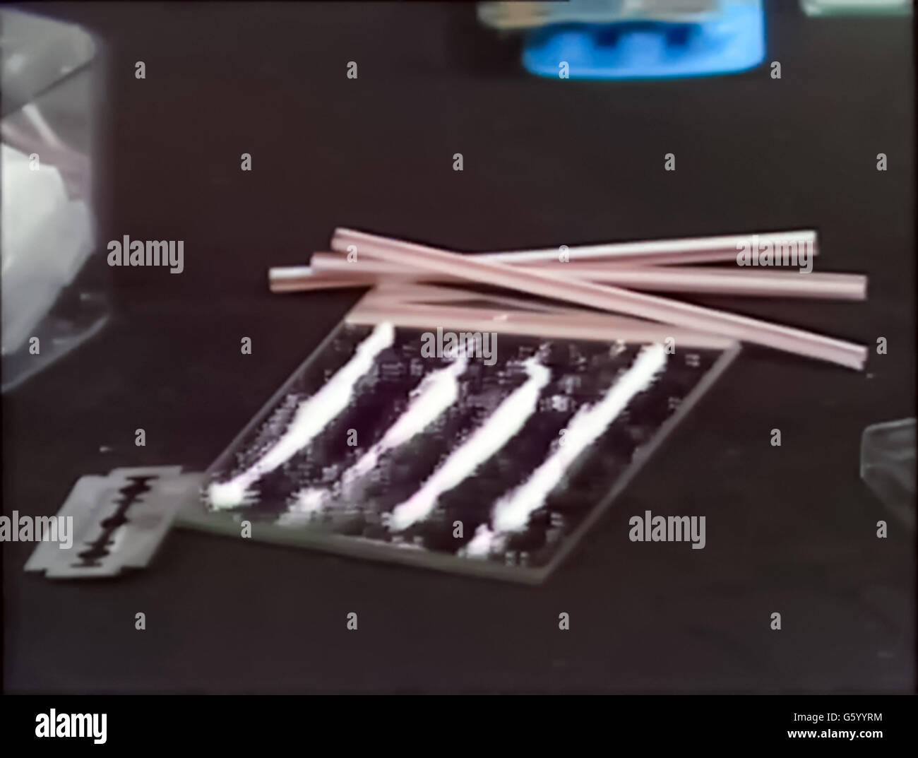 Razor lines of cocaine hi-res stock photography and images - Alamy