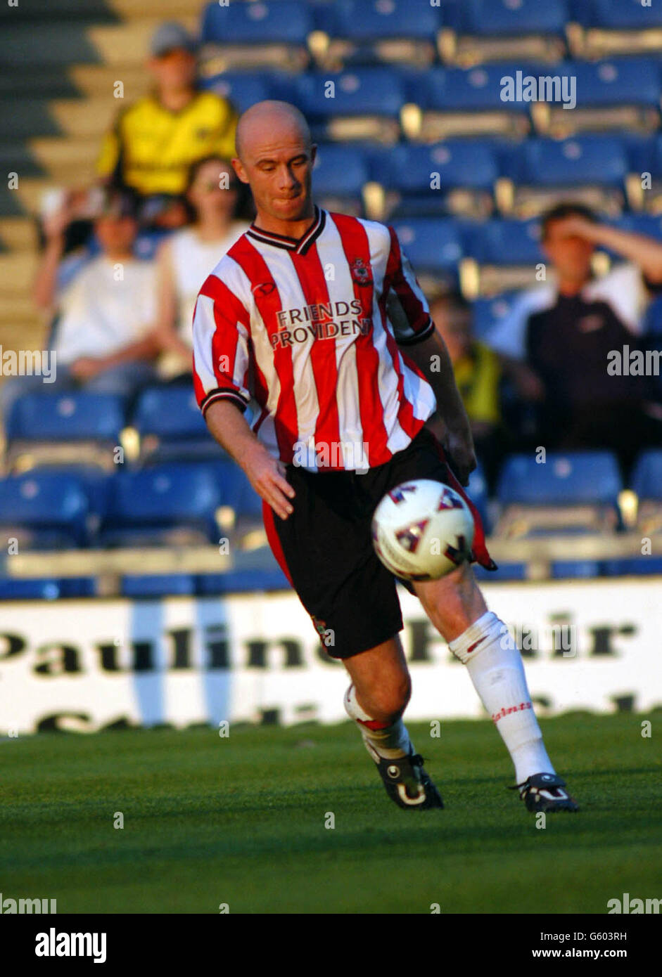 Oxford united v southampton hi-res stock photography and images - Alamy