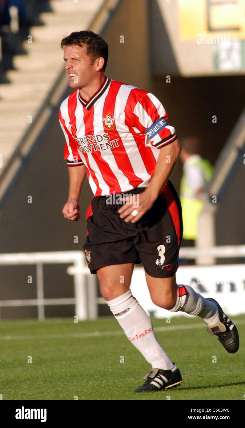 Oxford united v southampton hi-res stock photography and images - Alamy
