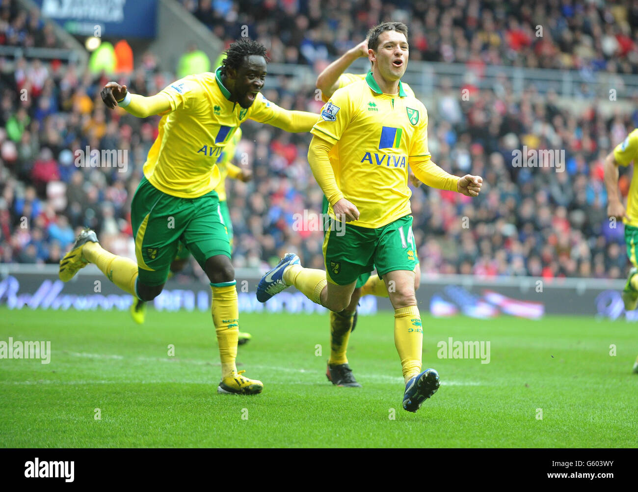 Norwich City's Wes Hoolahan celebrates his goal with with Kei Kamara ...