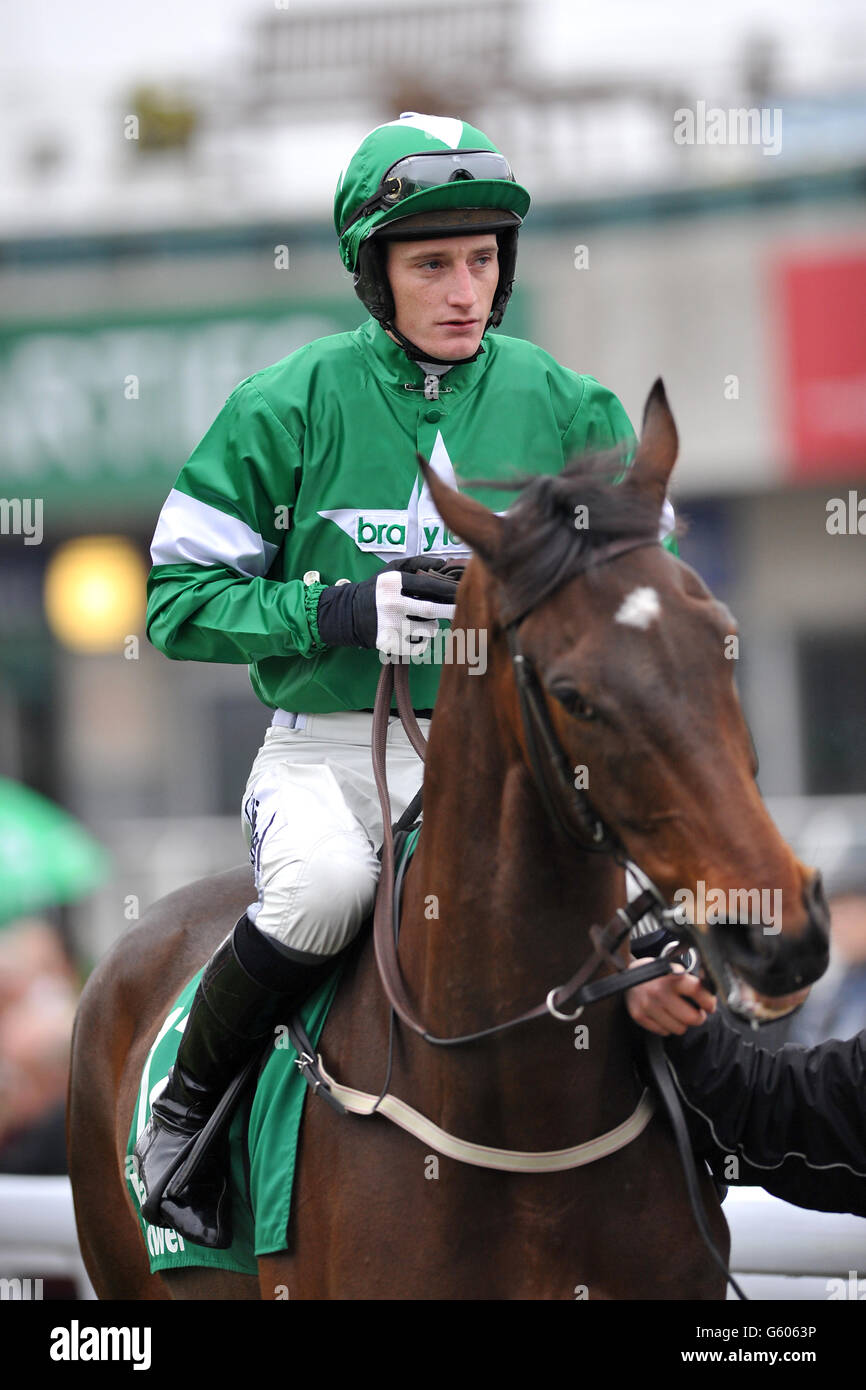 Jockey Daryl Jacob on The Italian Yob during The Paddy Power Imperial ...