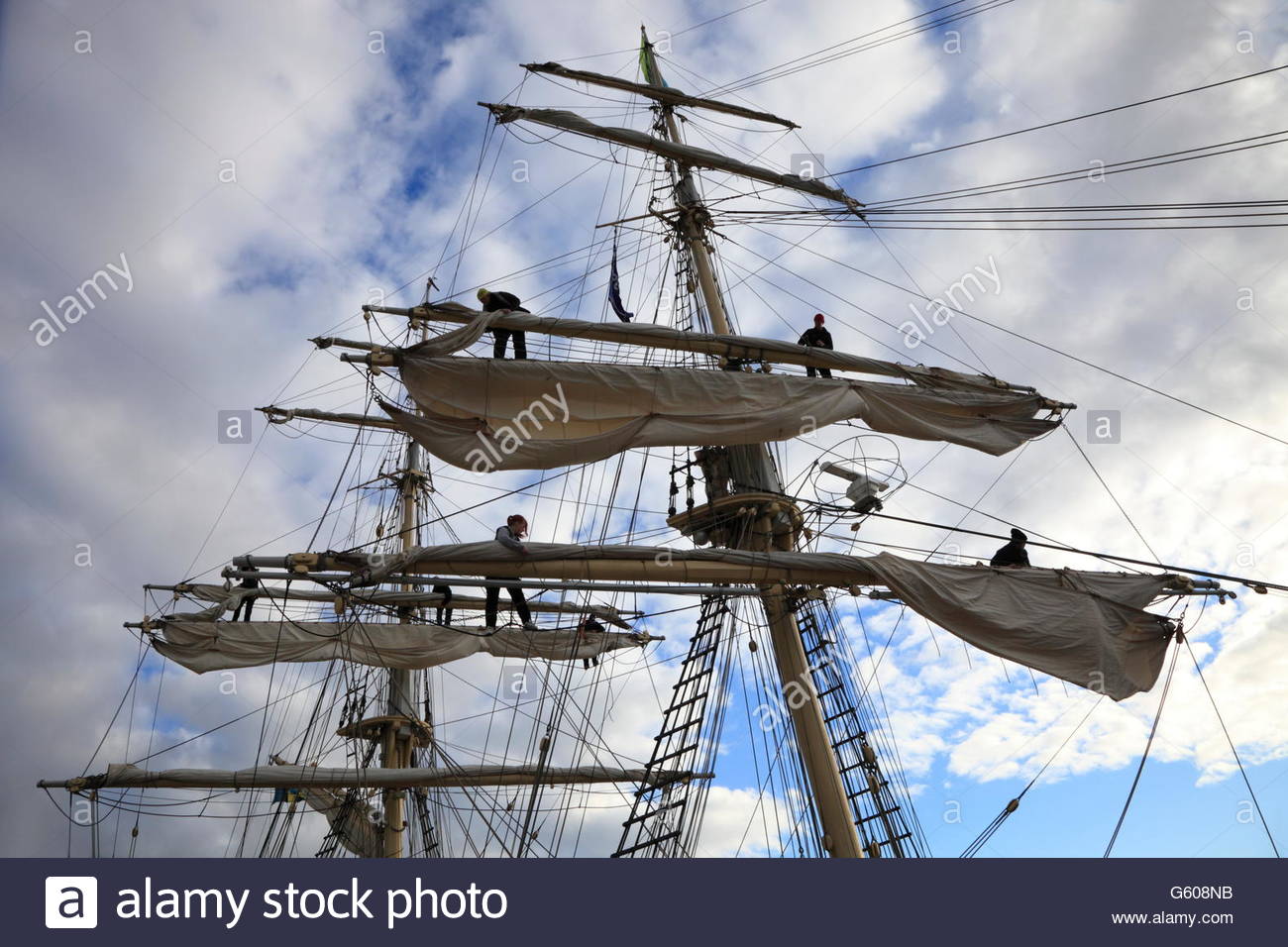 Ladder Rope Sailors Stock Photos & Ladder Rope Sailors Stock Images - Alamy
