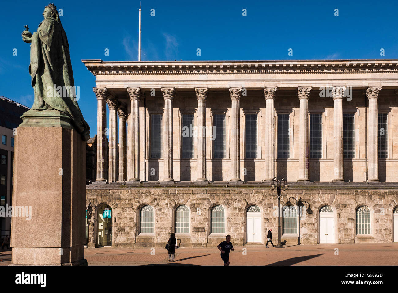 Birmingham town hall concert venue hi-res stock photography and images ...