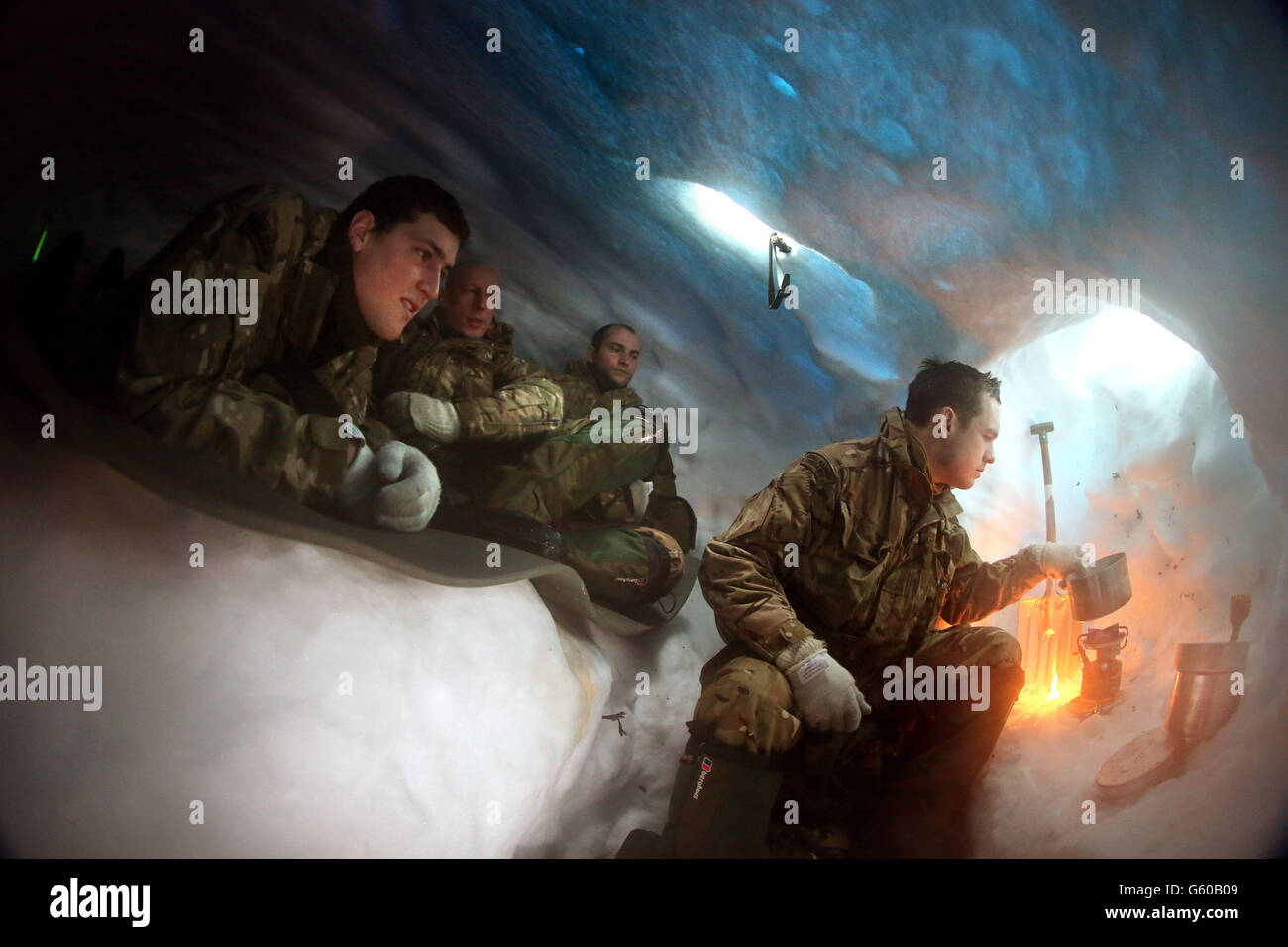 Royal marines commando troops hi-res stock photography and images - Alamy