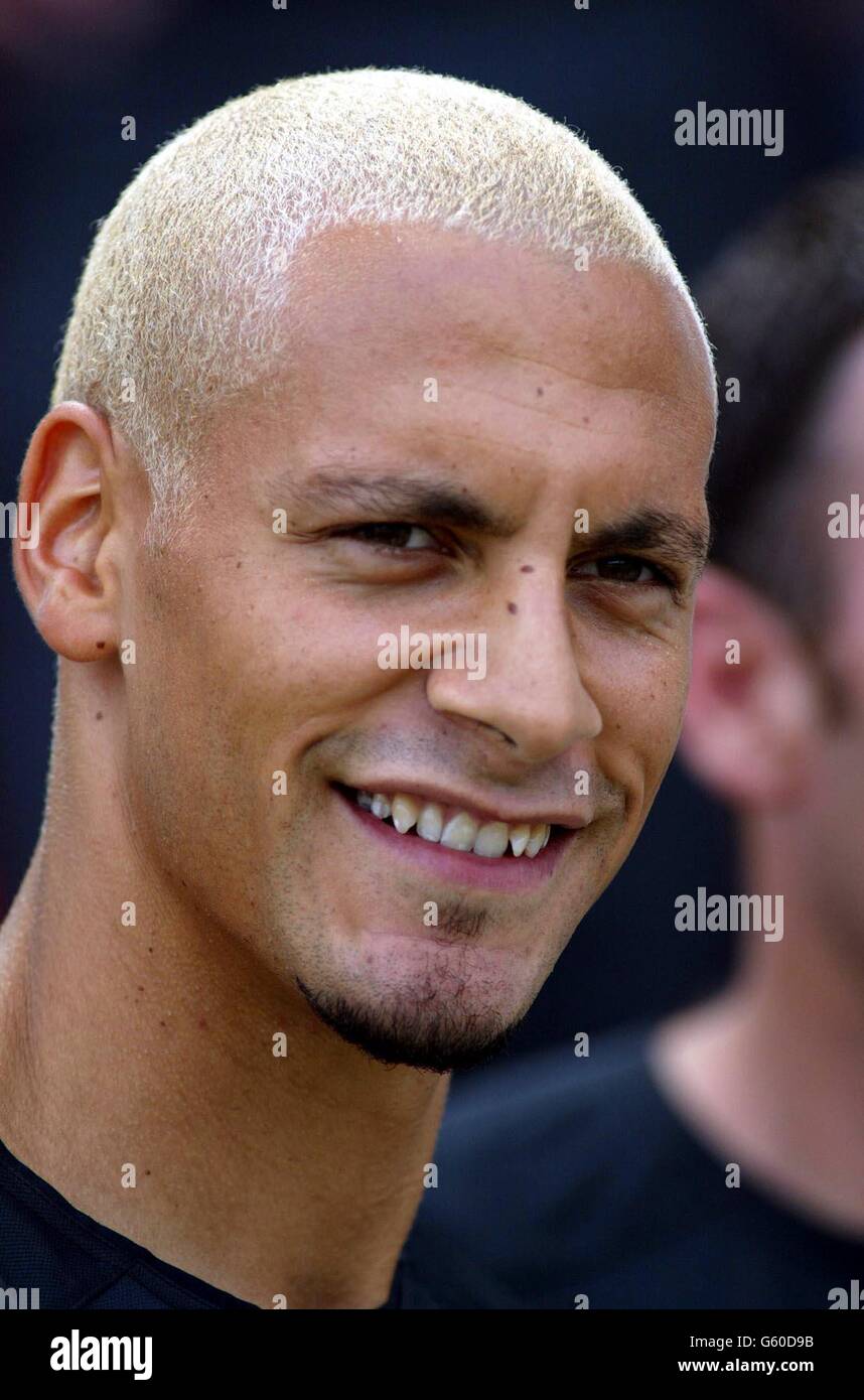 Rio Ferdinand of Manchester United football Club Stock Photo - Alamy
