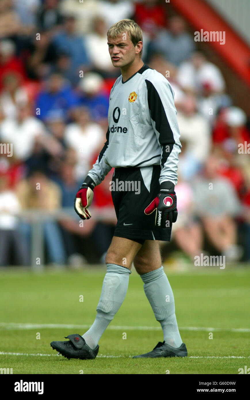 Goalkeeper roy carroll of manchester united football club 29 03 04 hi ...