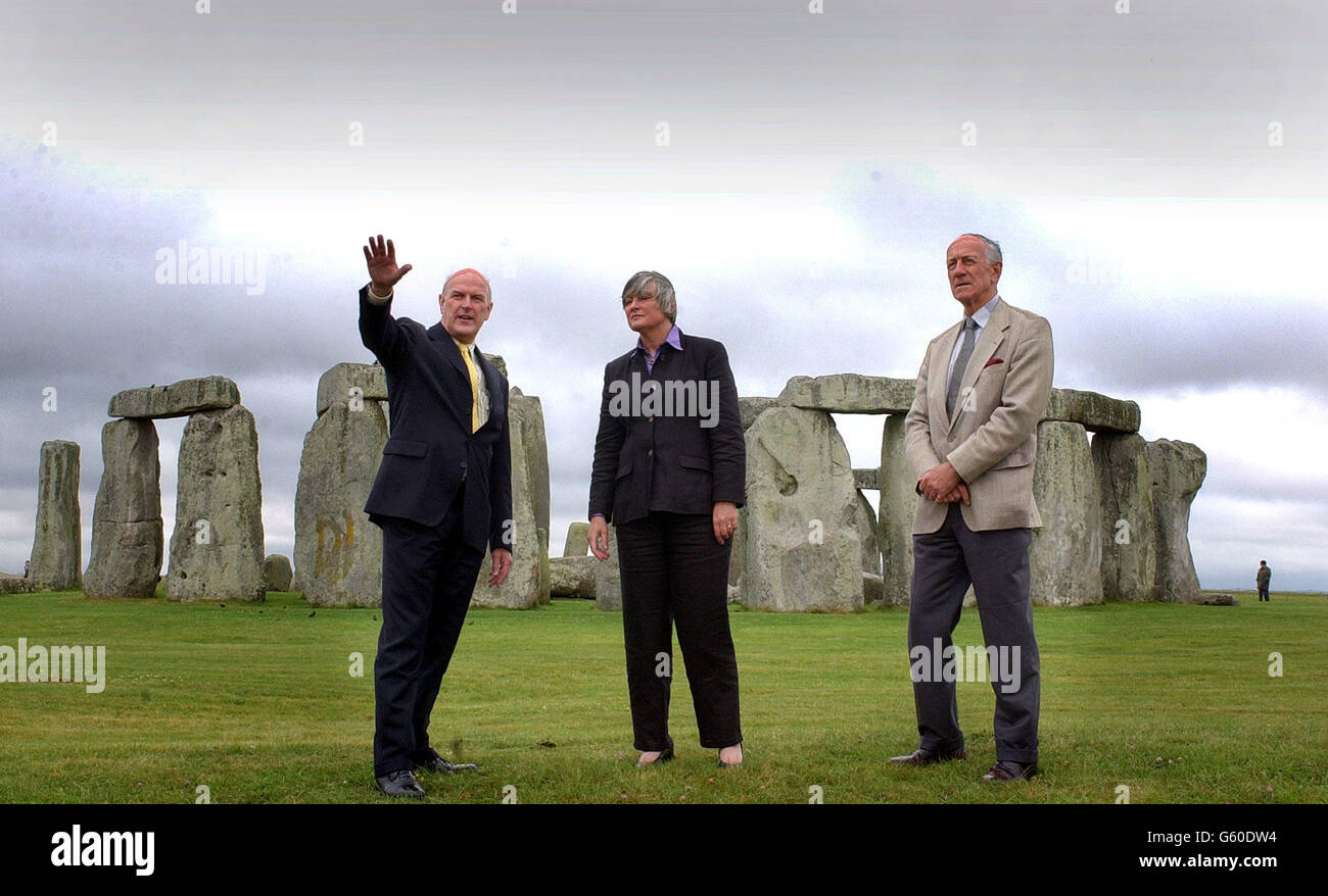 Sir Neil Cossons (left) Chairman of English Heritage, Anthea Case ...