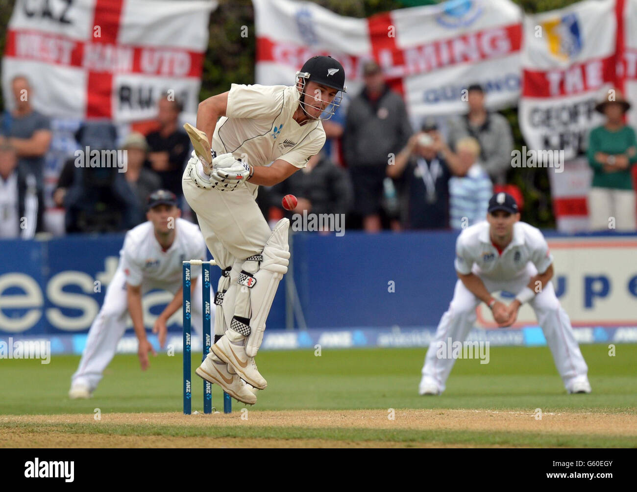 New zealands hamish rutherford bats hi-res stock photography and images ...