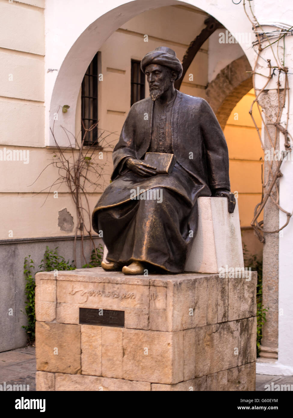 Maimonides Statue High Resolution Stock Photography and Images - Alamy