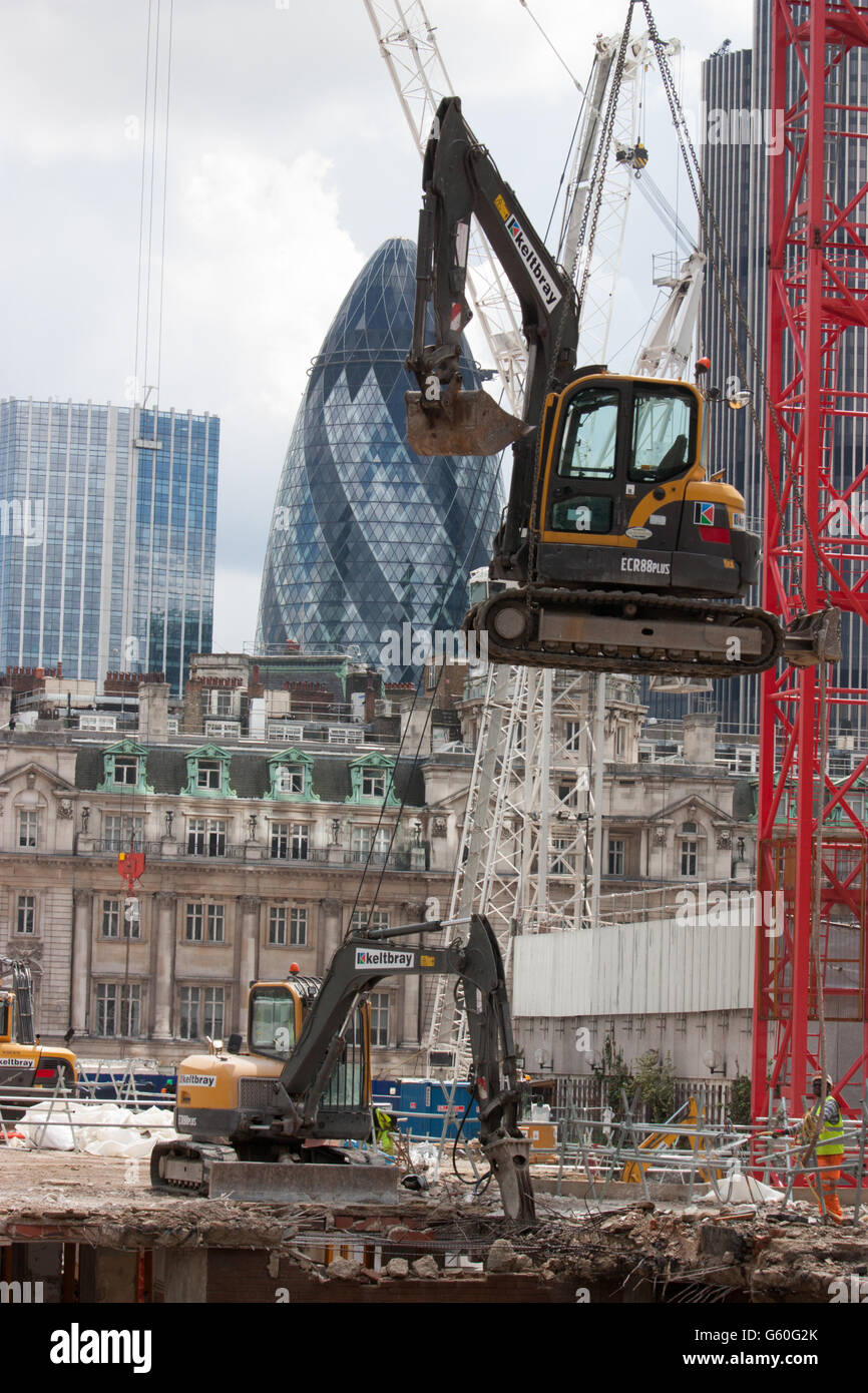 Land Securities property. Demolition on 21 Moorfields, demolition in ...
