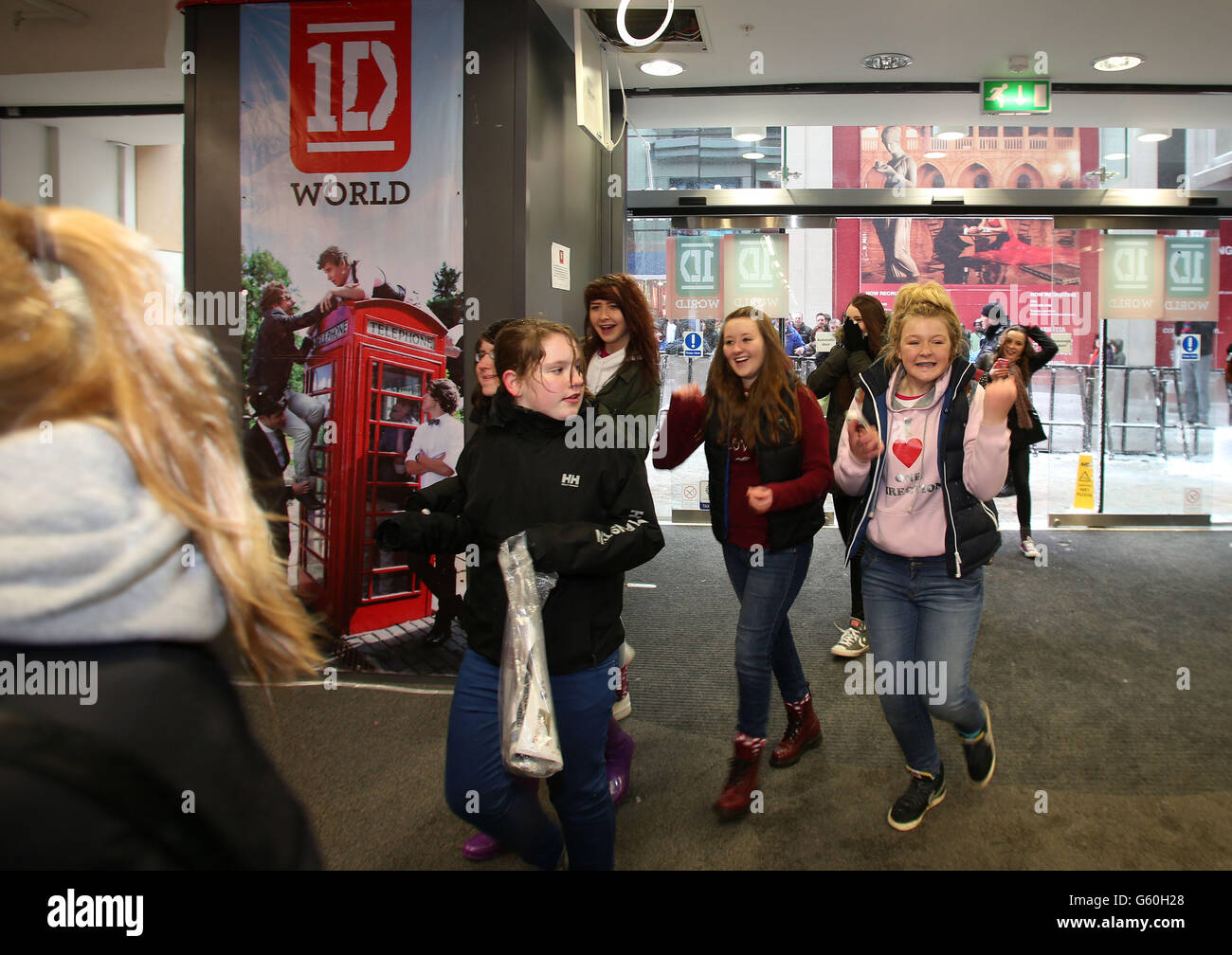 News showbiz one direction hi-res stock photography and images - Alamy