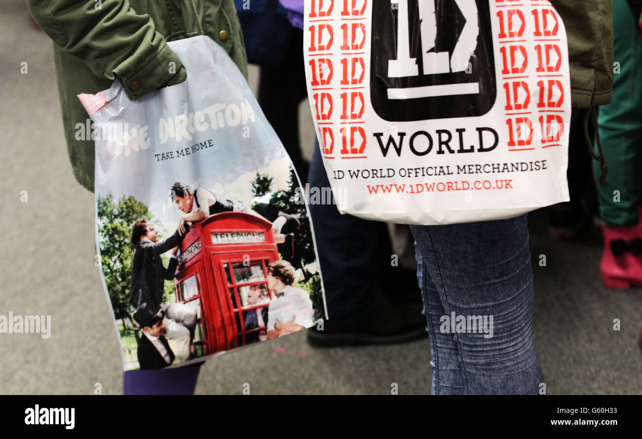 Crowds at the opening of the UK's first '1D World' pop up store at the ...